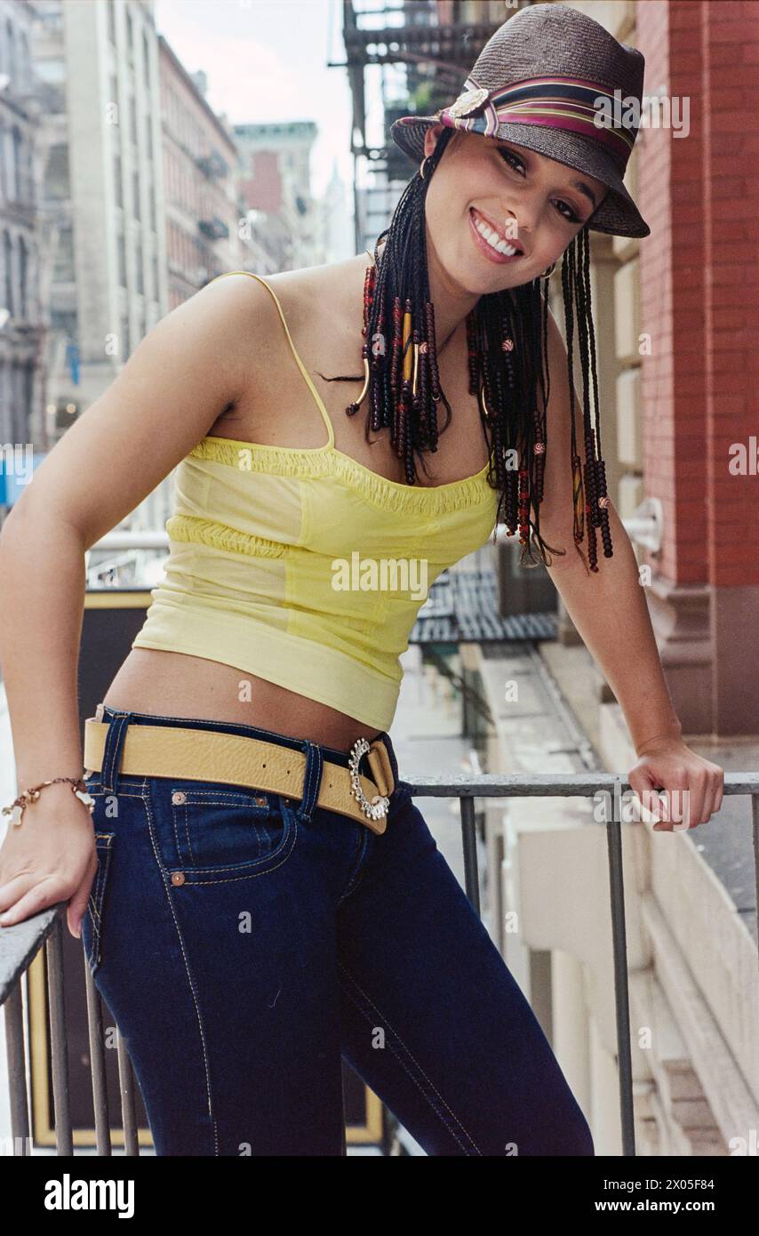 Alicia keys 2002 hi-res stock photography and images - Alamy