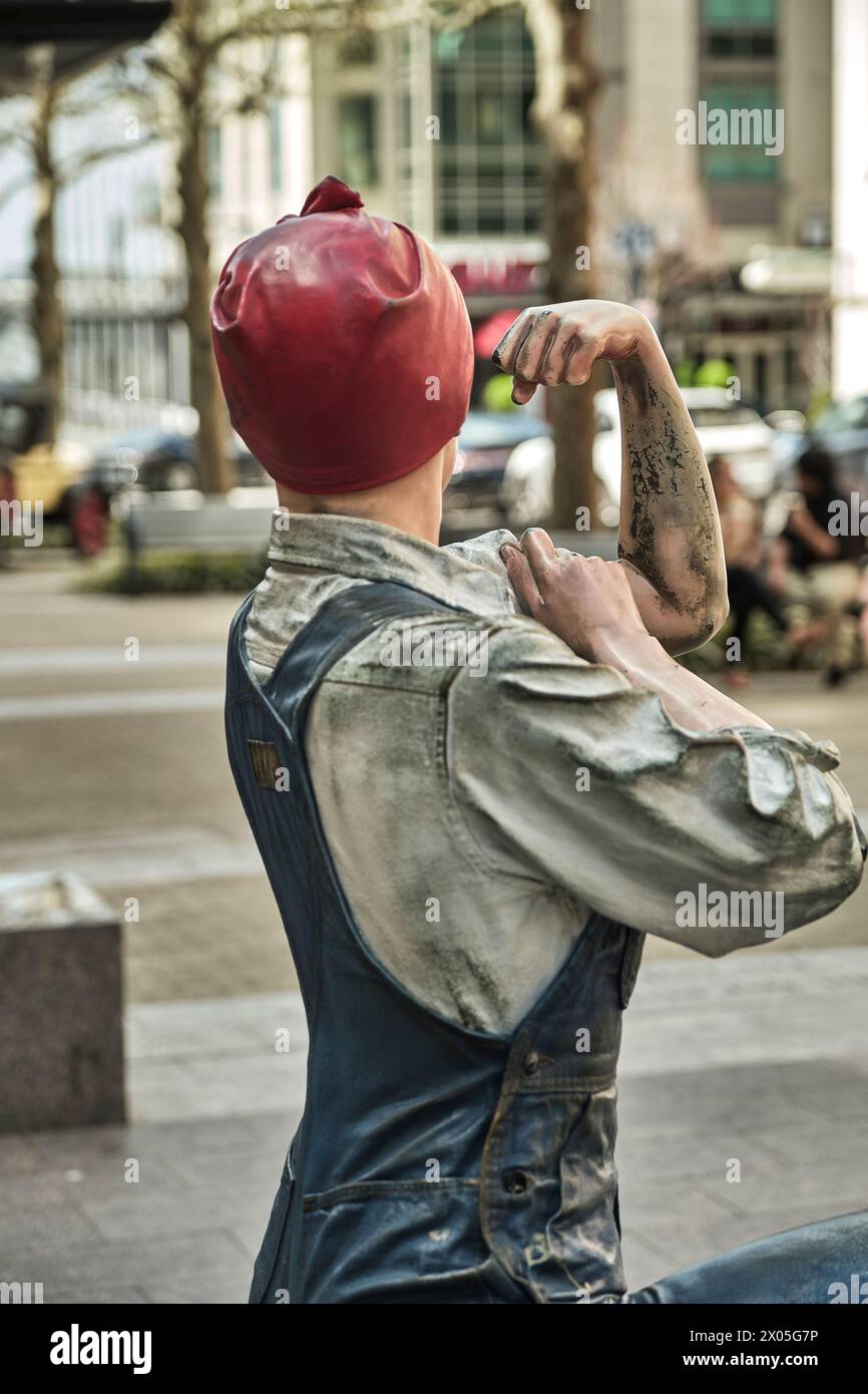 Street art honors Rosie the Riveter and women who served in industry ...