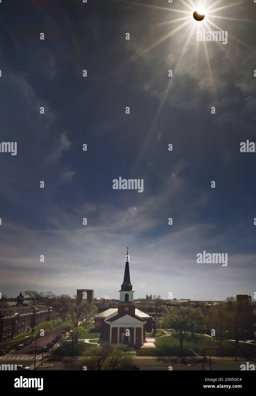 Partial solar eclipse building hi-res stock photography and images - Alamy