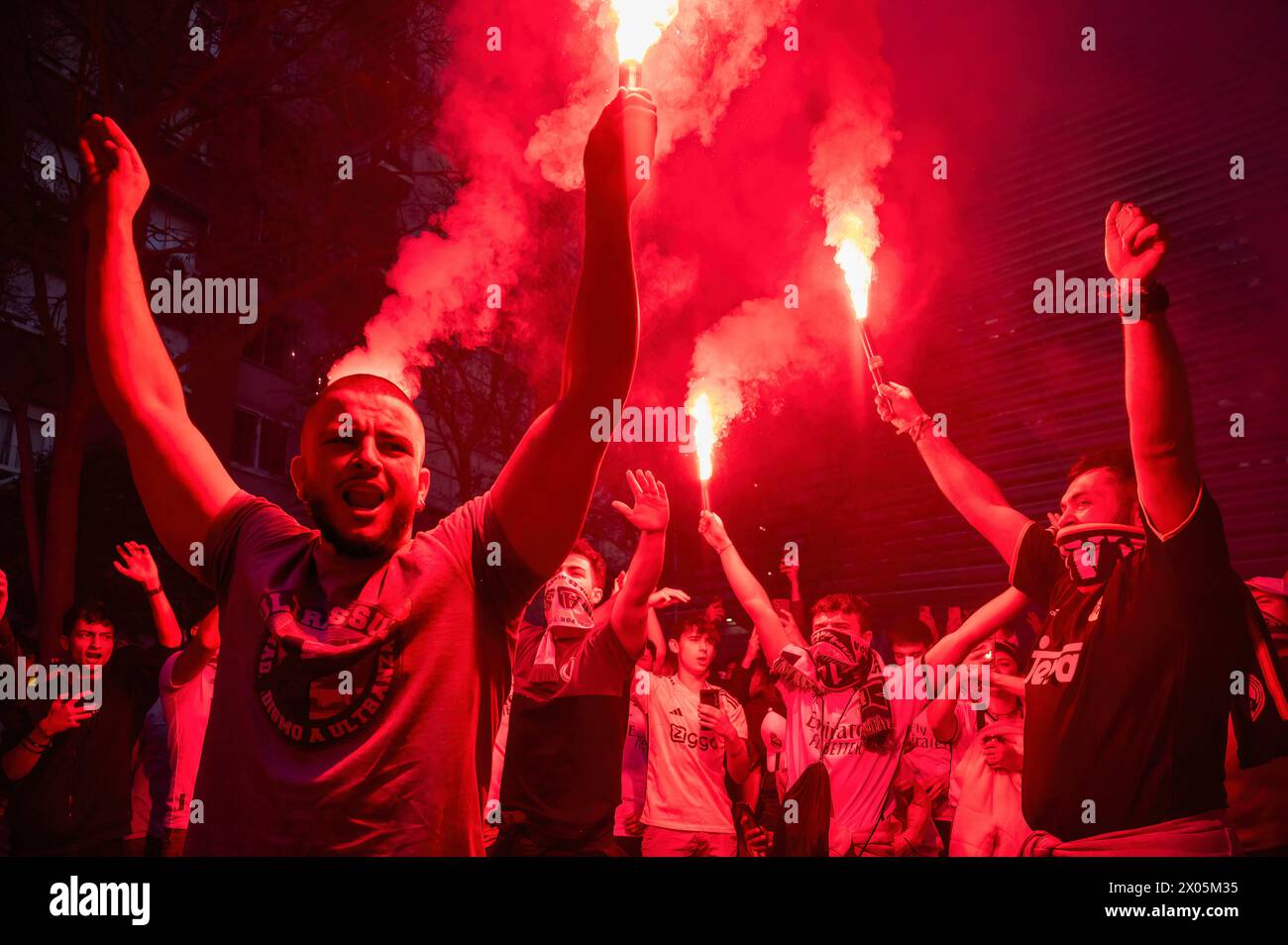 Red flares hi-res stock photography and images - Alamy