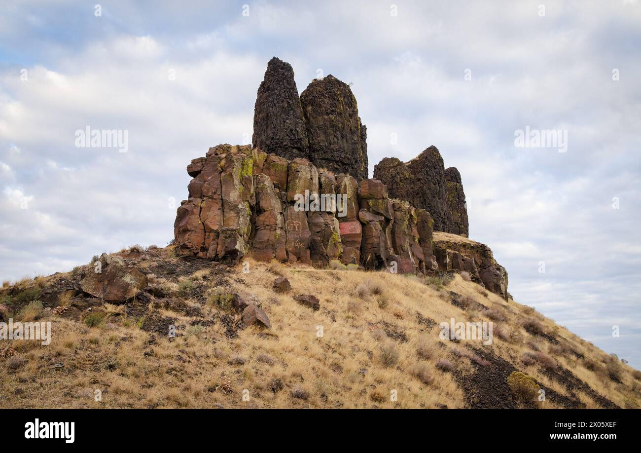 Twin Sisters Rocks, Two Pillars of Basalt in Washington State, USA ...