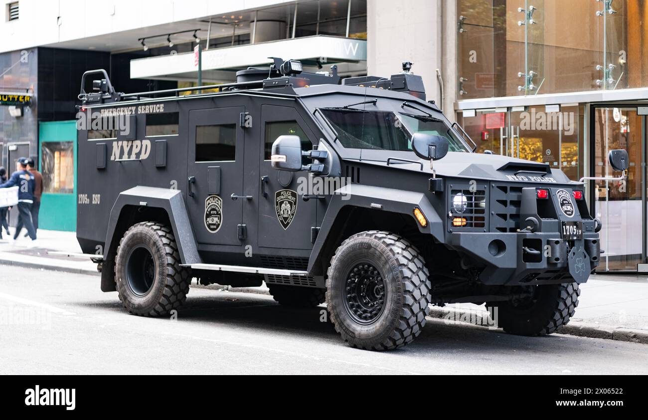 New York City, USA - November 11, 2023: Police emergency rescue vehicle ...