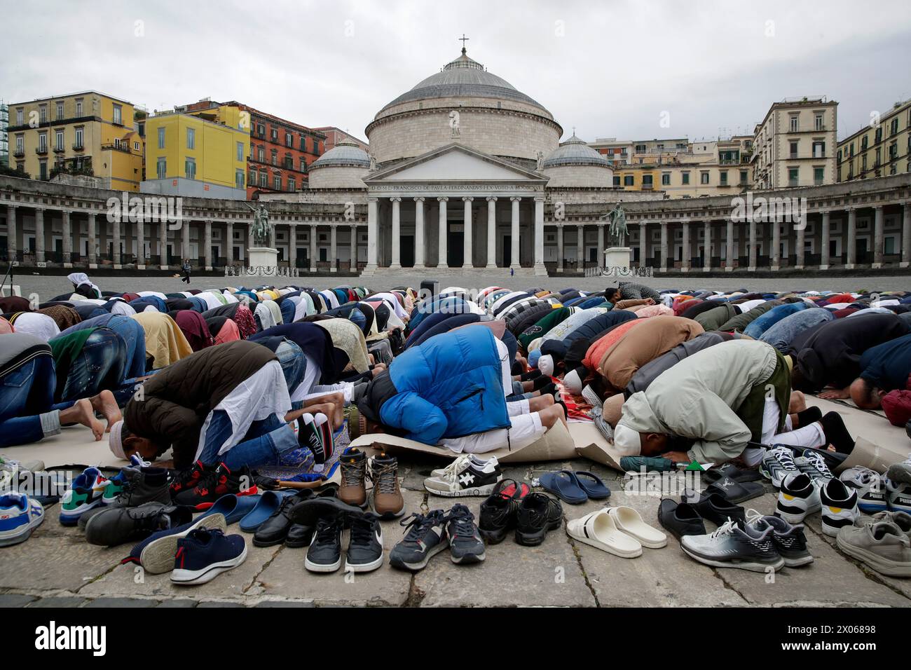 Naples, Italy. 10th Apr, 2024. Some Muslims at the end of Ramadan. On ...