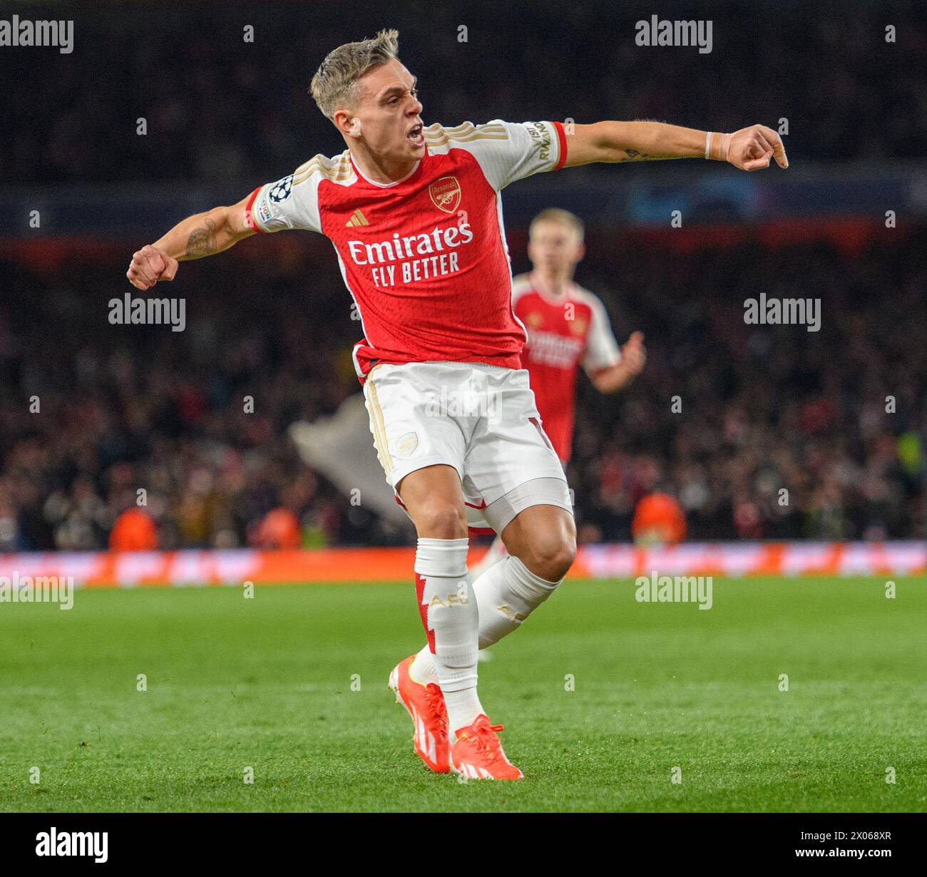 Arsenal trossard hi-res stock photography and images - Alamy