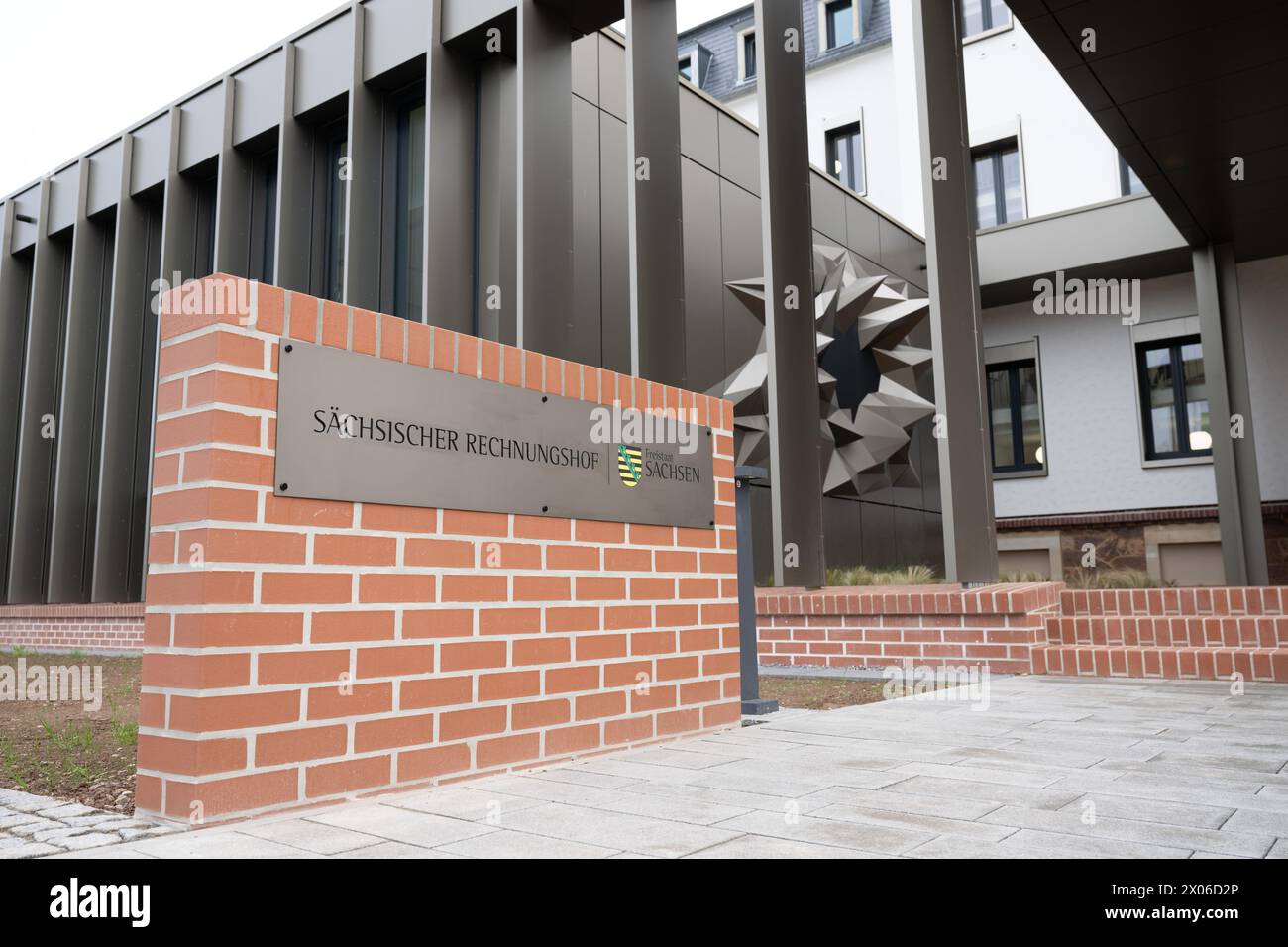 10 April 2024, Saxony, Döbeln: The sign of the Saxon Court of Audit in ...