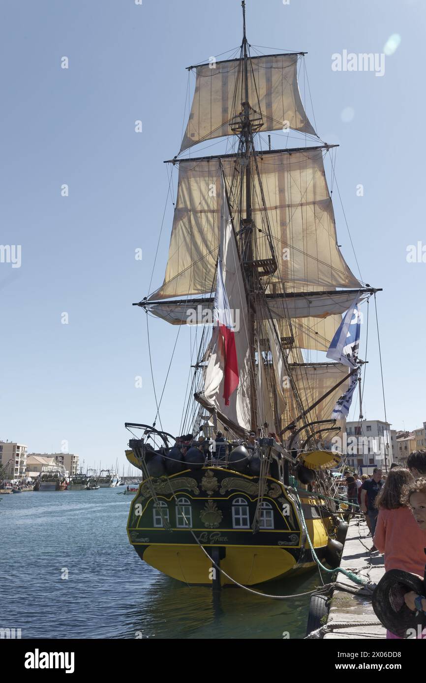 Lateen sail 16th century hi-res stock photography and images - Alamy
