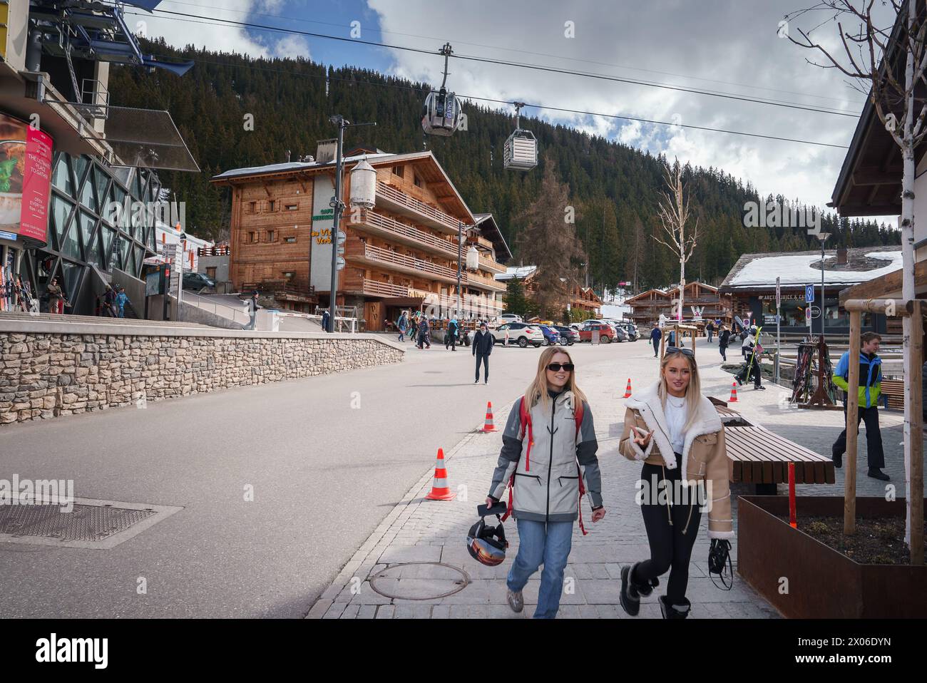 Lively scene in rustic hi-res stock photography and images - Alamy