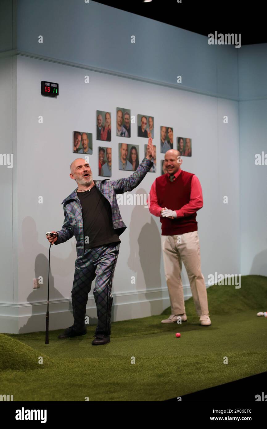 Robert Beyer als Jay und David Ruland als Leigh, v.l., während der ...