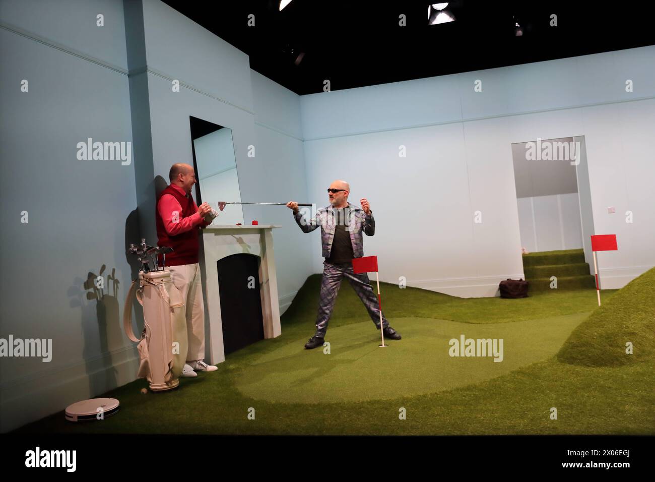 David Ruland als Leigh und Robert Beyer als Jay, v.l., während der ...