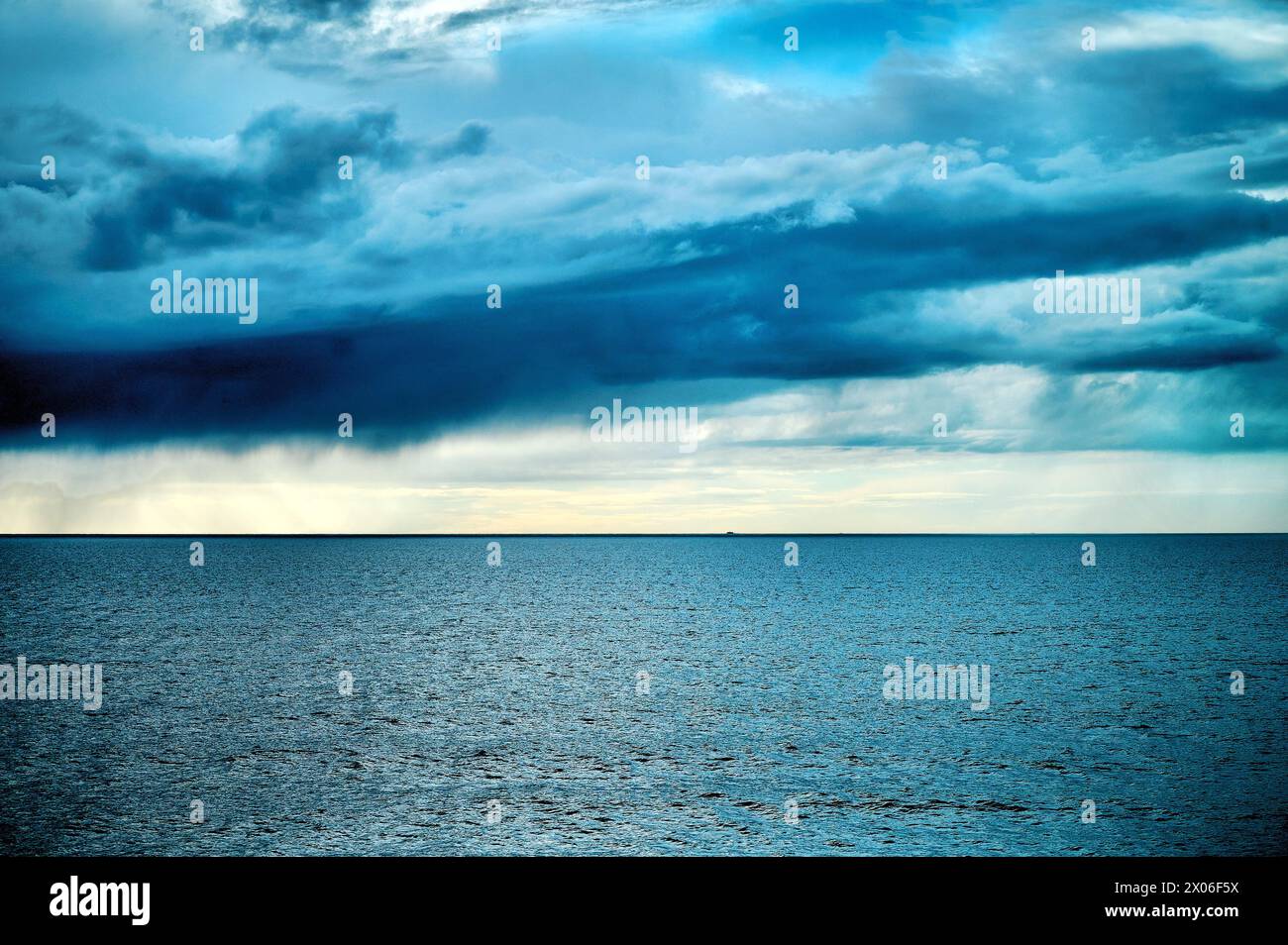 Metallic clouds hi-res stock photography and images - Alamy