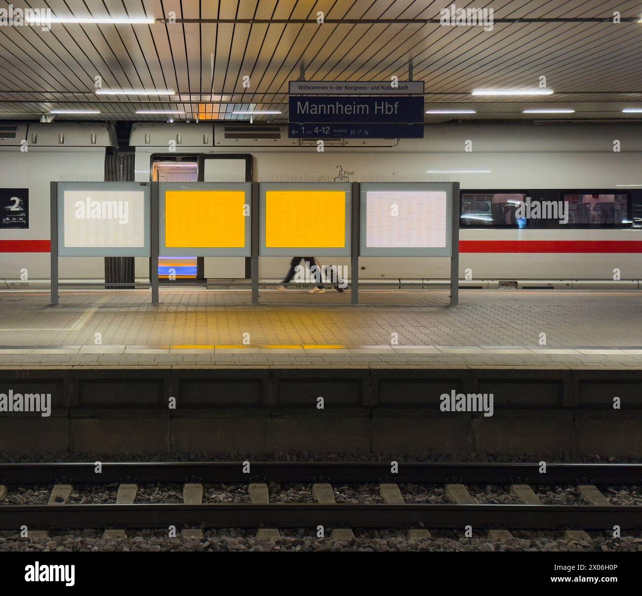 Deutsche Bahn ICE speed train in Mannheim main station, Germany, March 20, 2024. © Peter Schatz ...