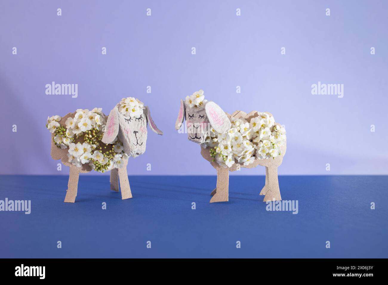 Cheerful papercraft hi-res stock photography and images - Alamy