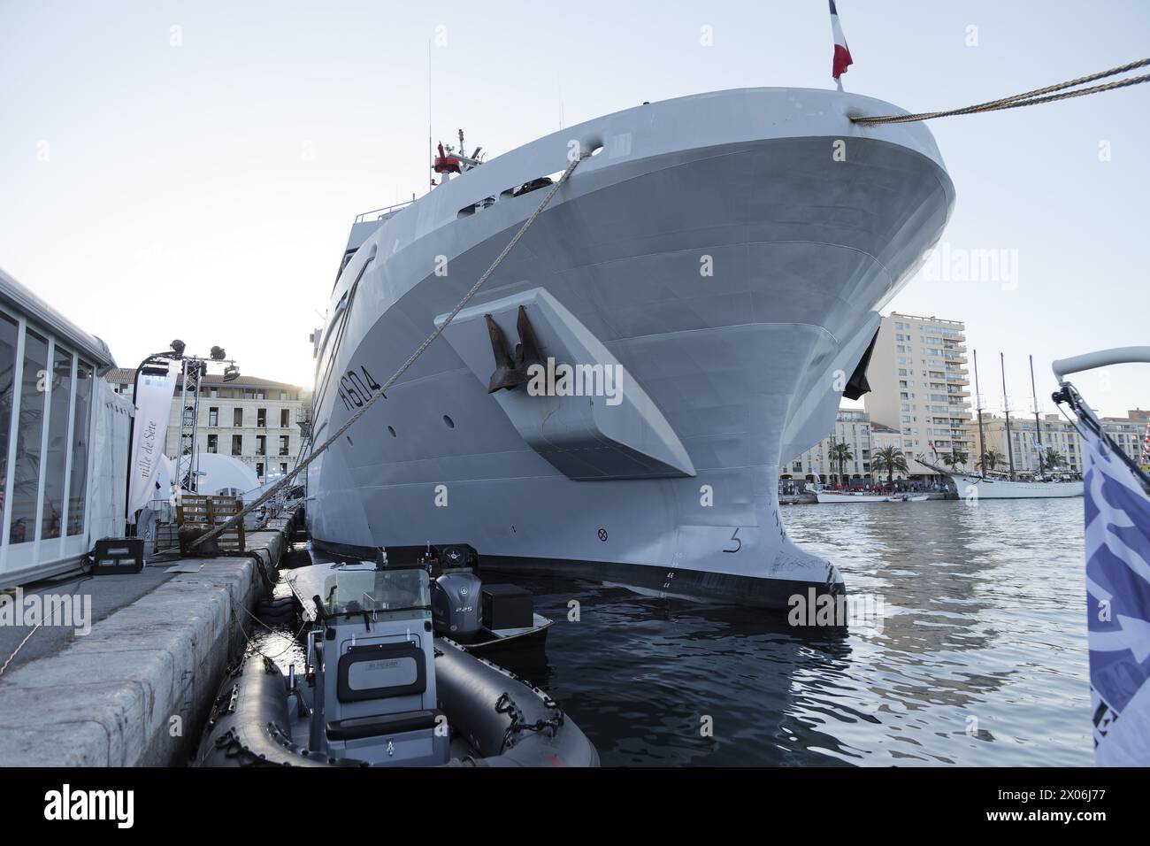 Sete, France.16th April, 2022.The tugboat “La Seine”, a multi-purpose ...