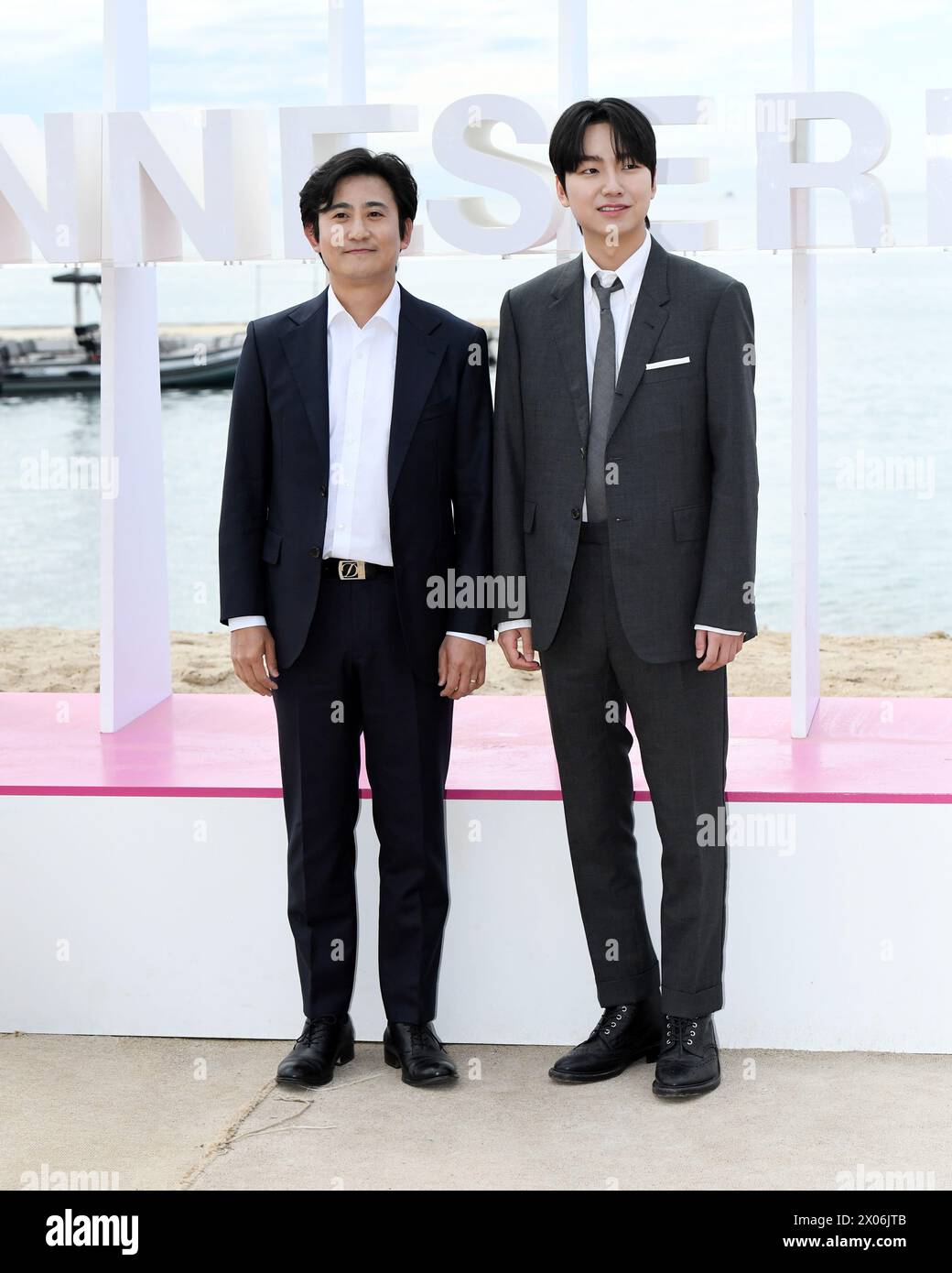 Yong sung yoo hi-res stock photography and images - Alamy