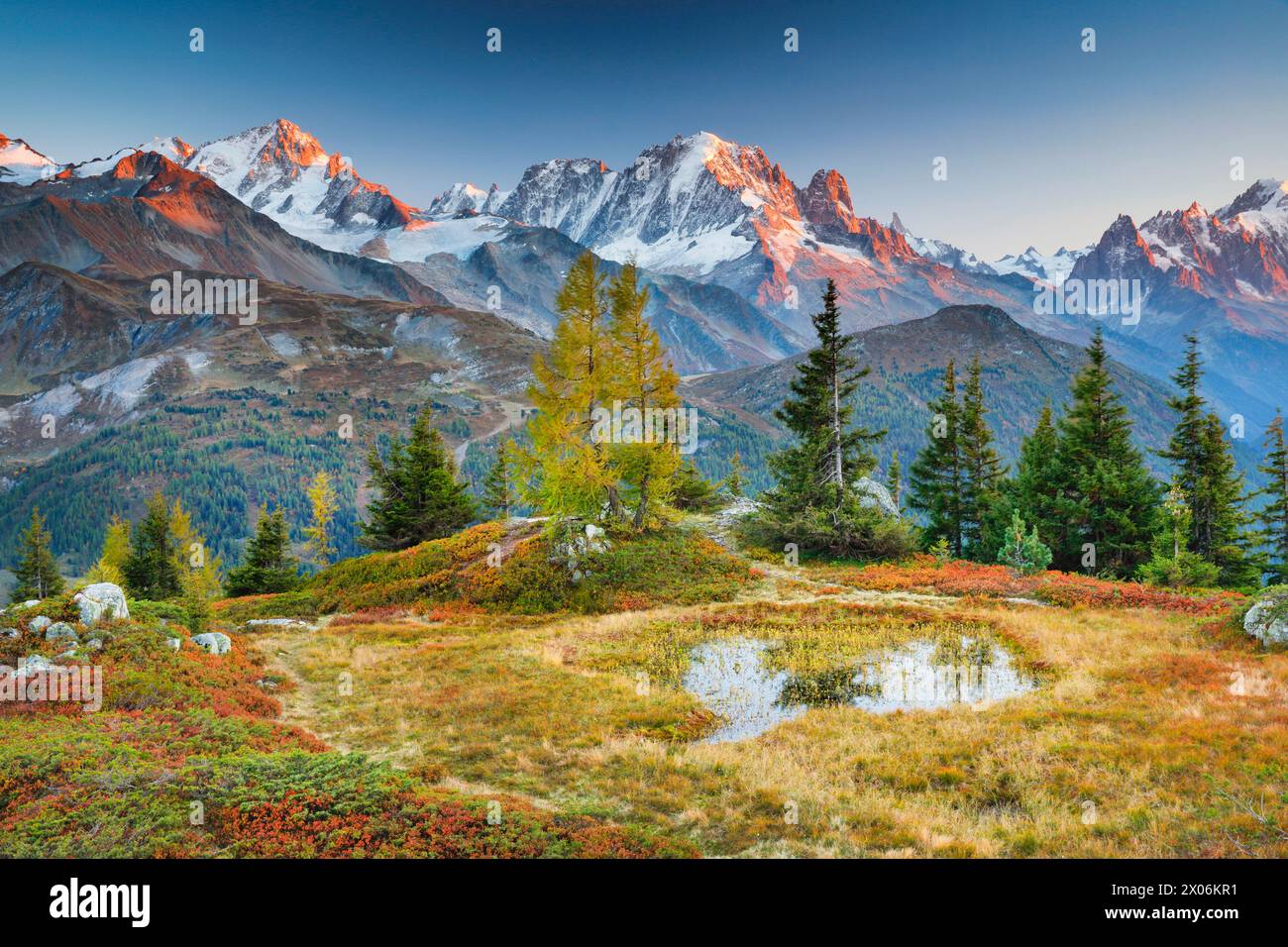 Sunset view of the Aiguille de Chardonnet and Aiguille Verte in the ...