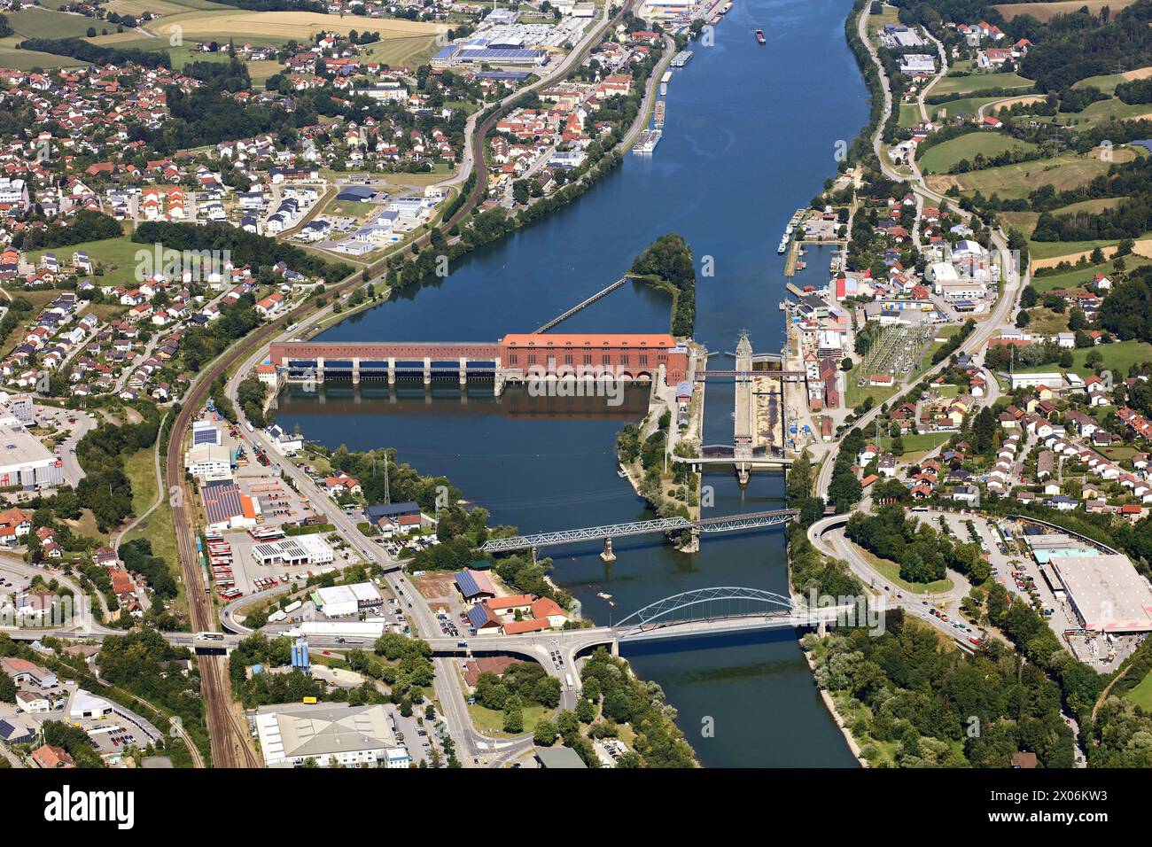 Kachlet run-of-river waterworks and Kachlet lock on the Danube in ...
