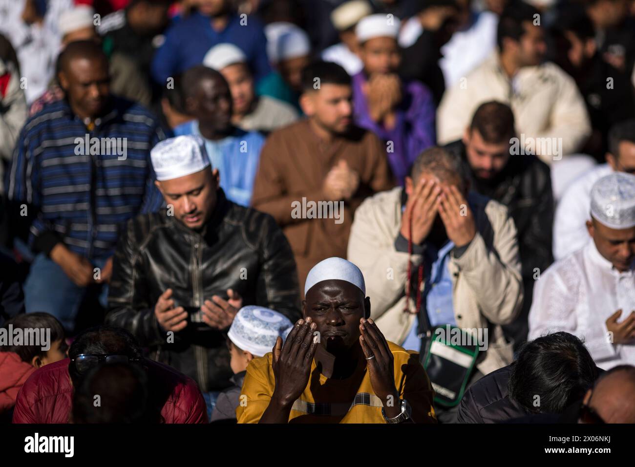 Madrid, Madrid, Spain. 10th Apr, 2024. Members of the Muslim community ...
