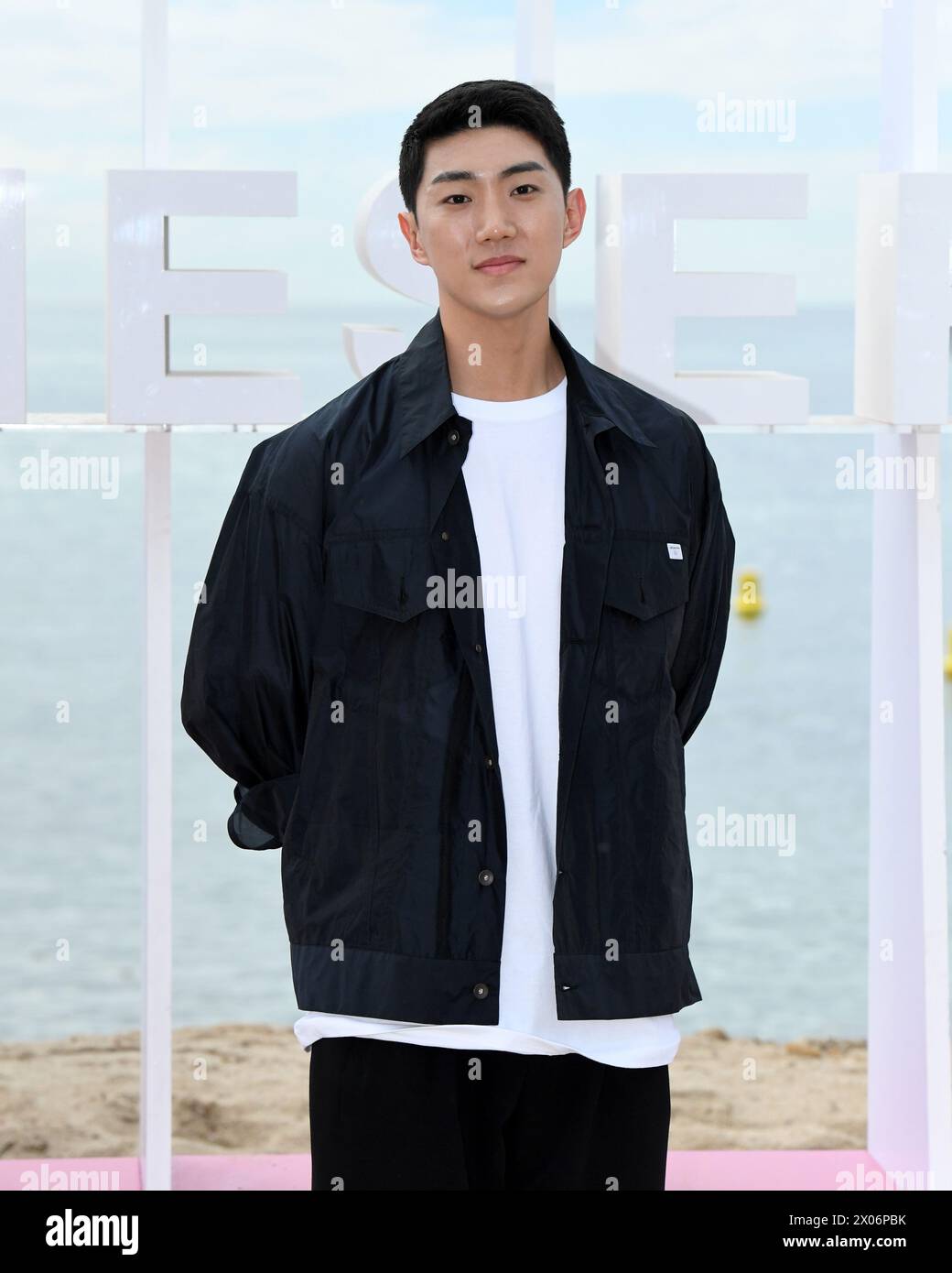 Kim sung jin hi-res stock photography and images - Alamy