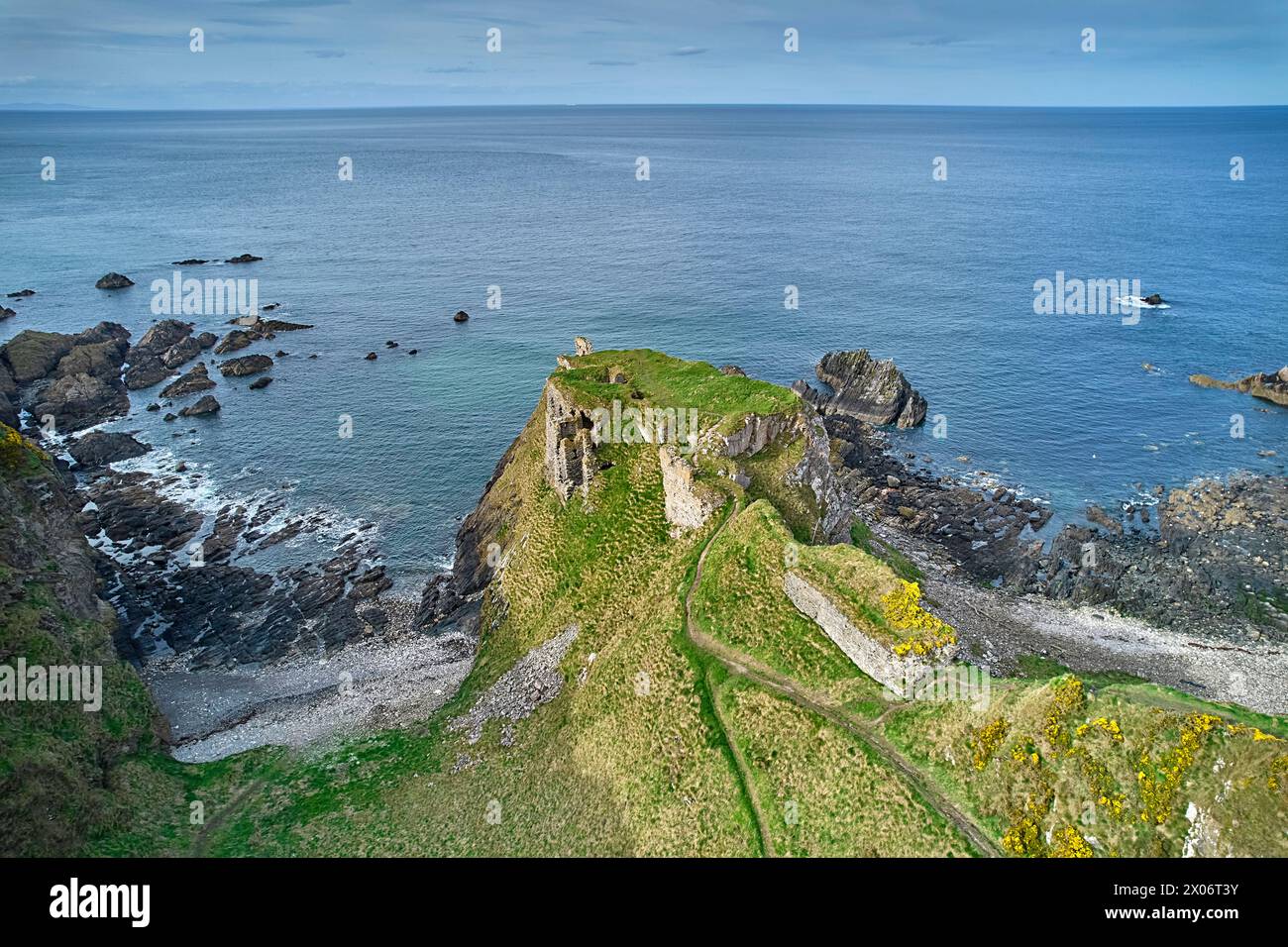 Findlater Castle Cullen Aberdeenshire beaches of rocks in Springtime ...