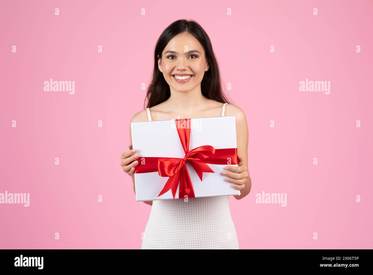 Present zoomer hi-res stock photography and images - Alamy