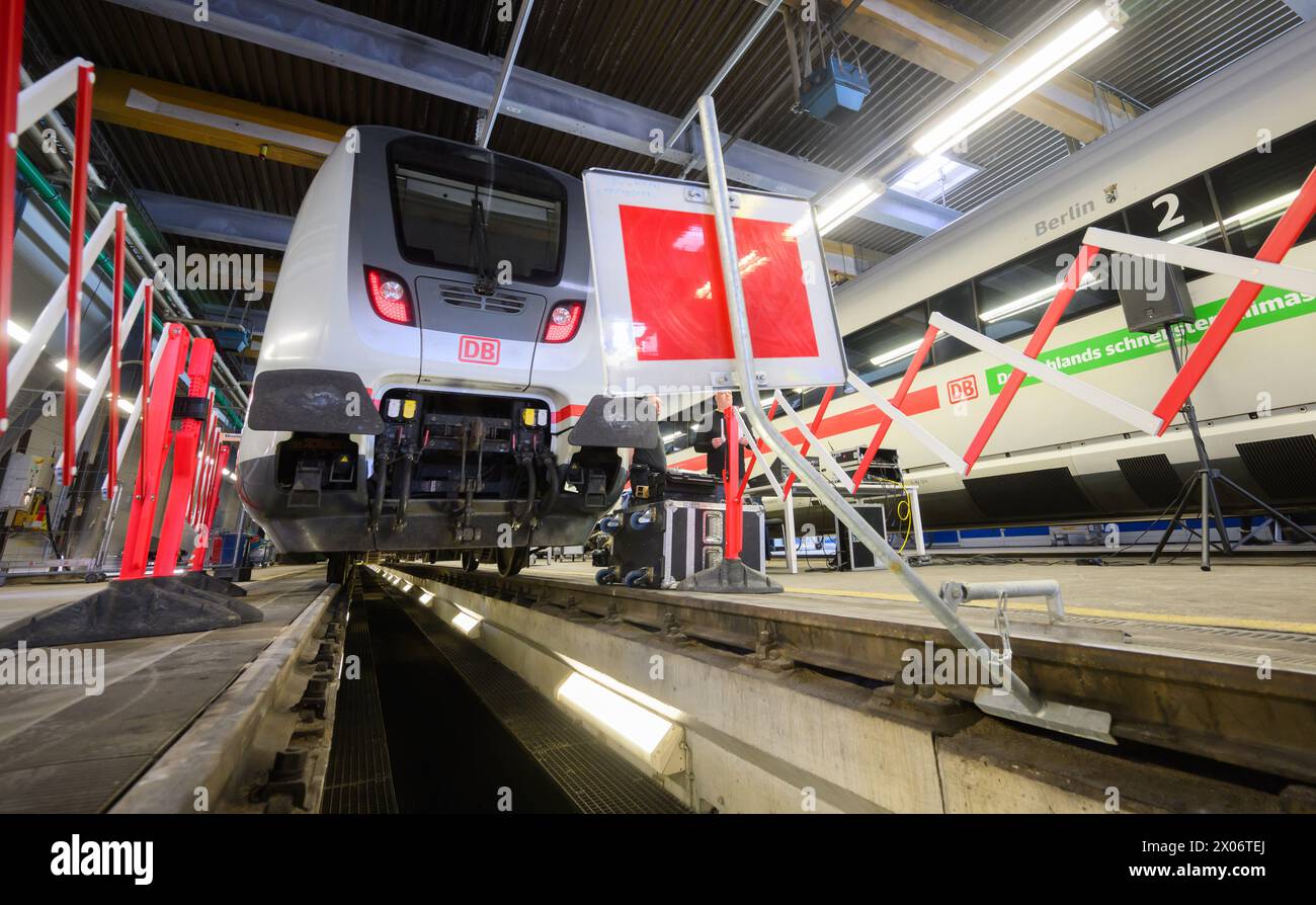 10 April 2024, Lower Saxony, Hanover: An IC2 double-decker Intercity ...