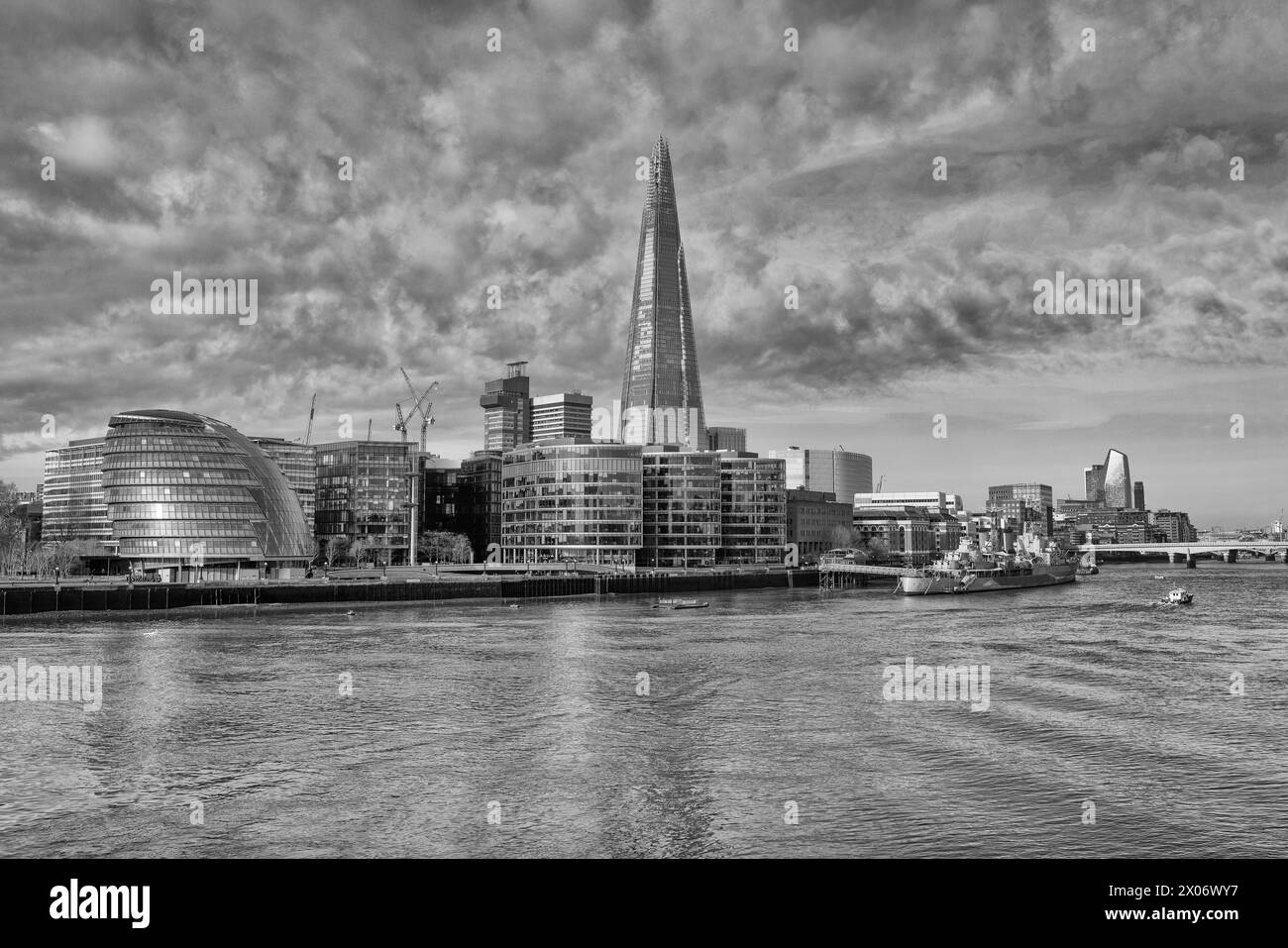 River Thames and South Bank waterfront by Queen's Walk in Southwark ...