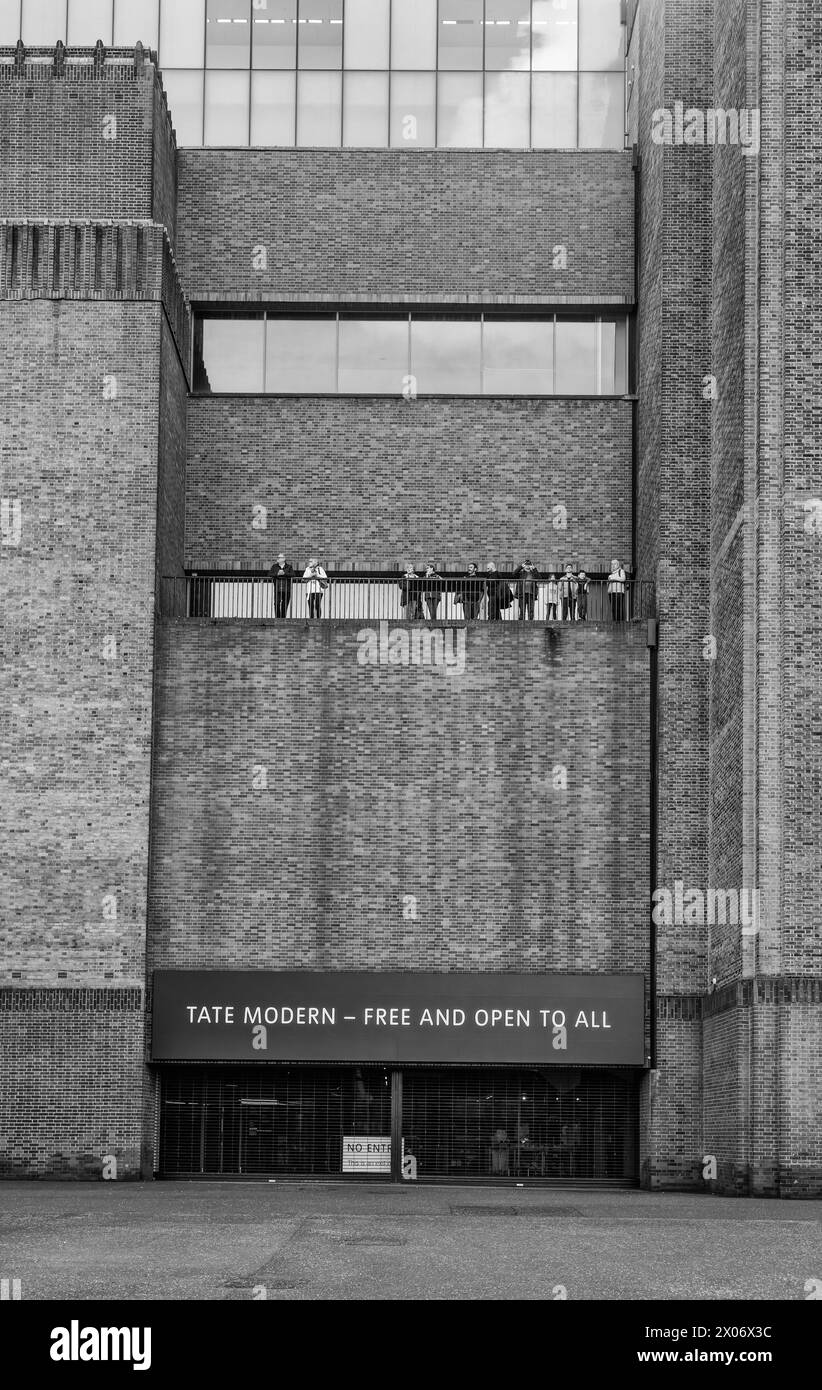 Tate Modern - modern and contemporary art gallery in former Bankside ...