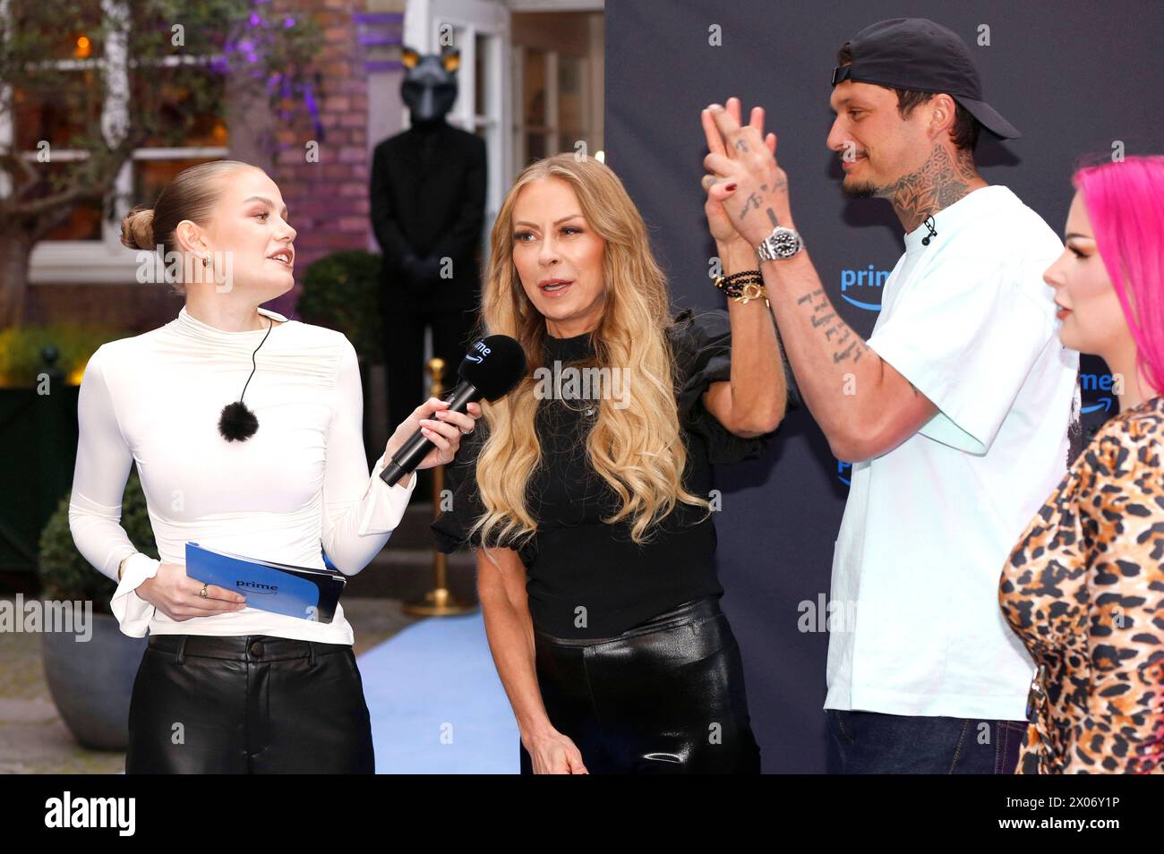 Laura Abla, Jenny Elvers und Yasin Mohamed beim Photocall zur Amazon ...