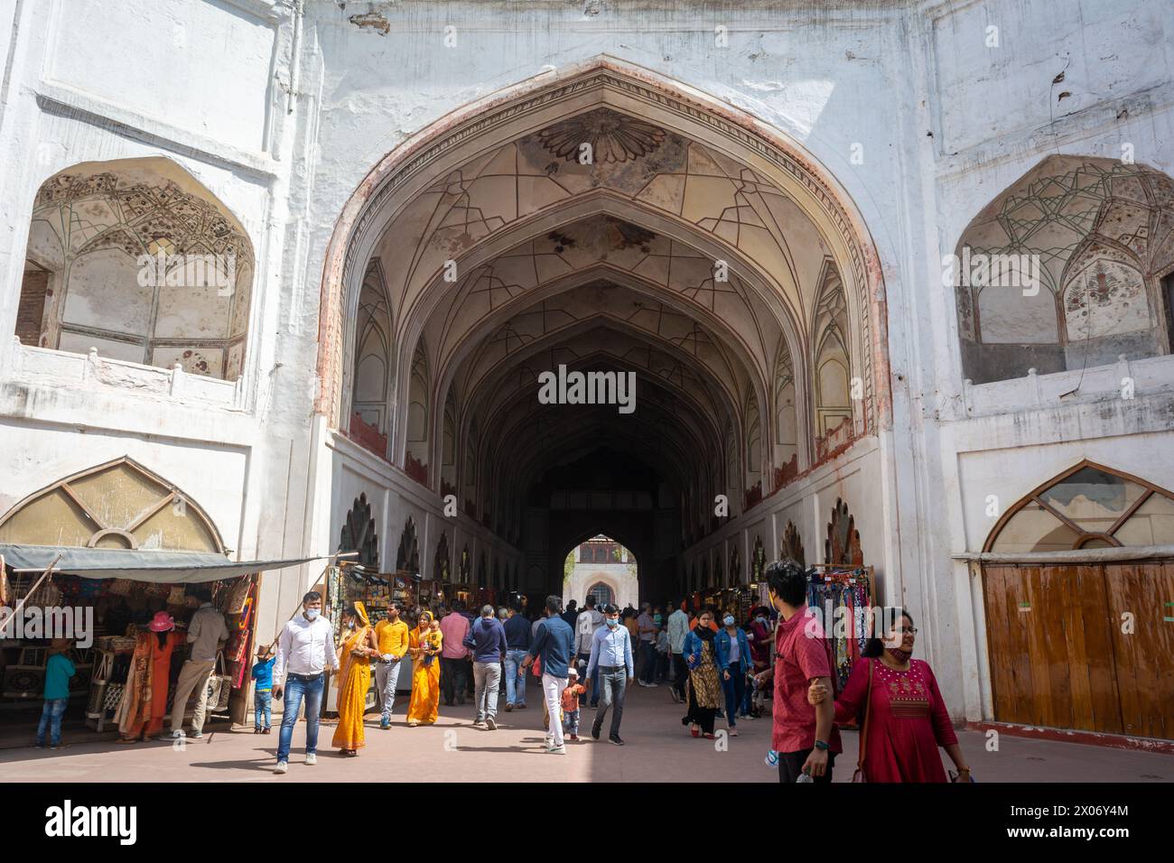 OLD DELHI, INDIA - NOVEMBER 03, 2022: Chhatta Chowk market inside the ...