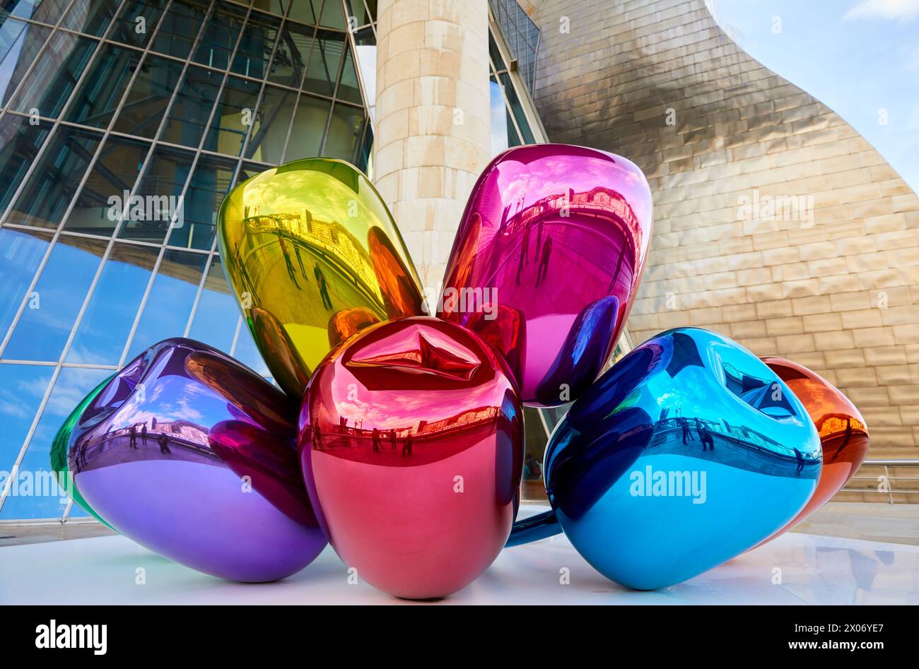 'Tulips' by Jeff Koons, Guggenheim Museum, Bilbao, Bizkaia, Basque ...