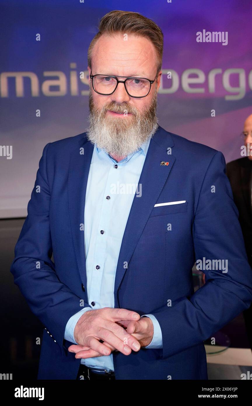 Claus Ruhe Madsen in der ARD-Talkshow maischberger im Studio Berlin ...