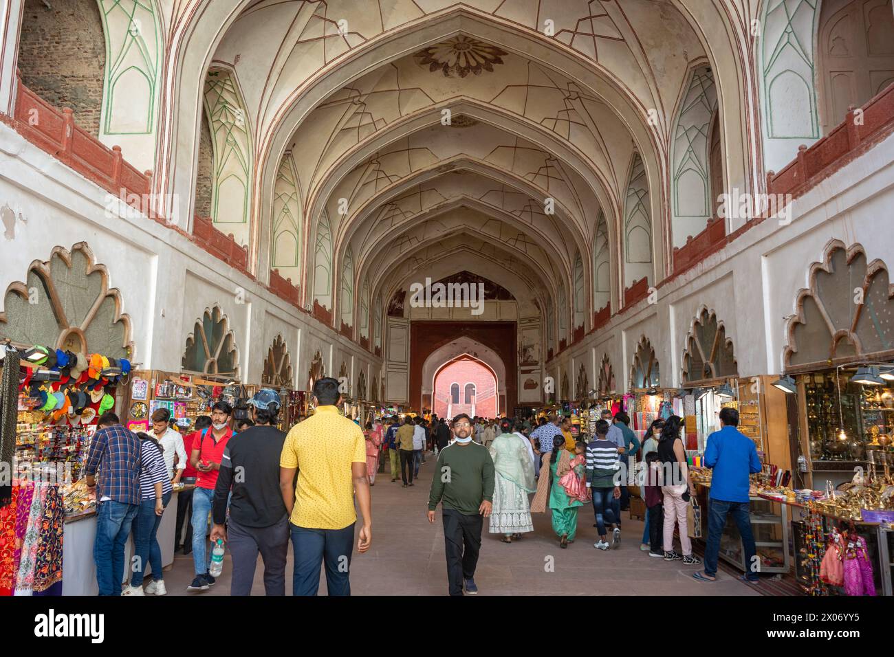 OLD DELHI, INDIA - NOVEMBER 03, 2022: Chhatta Chowk market inside the ...
