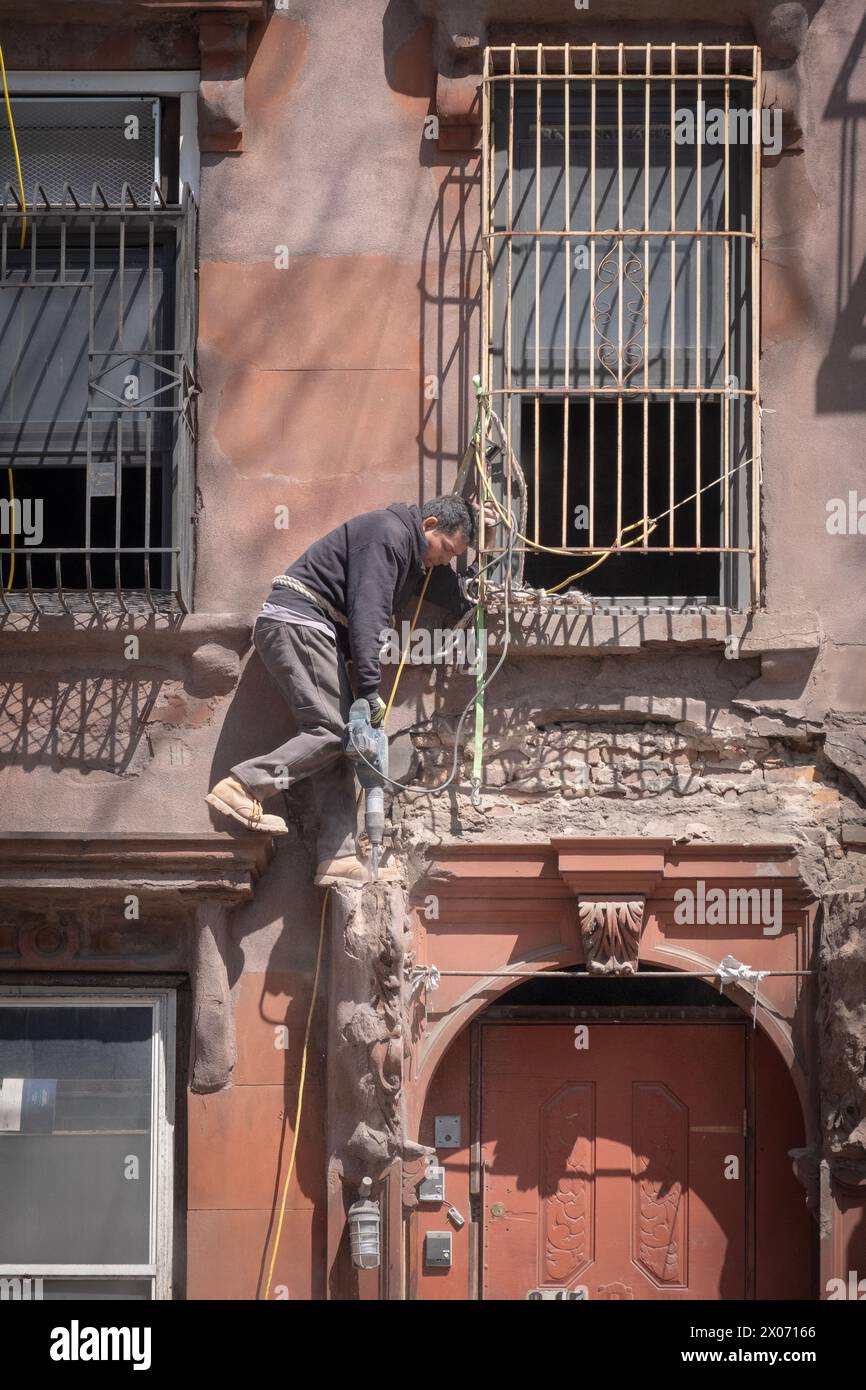 Jackhammer construction worker hi-res stock photography and images - Alamy