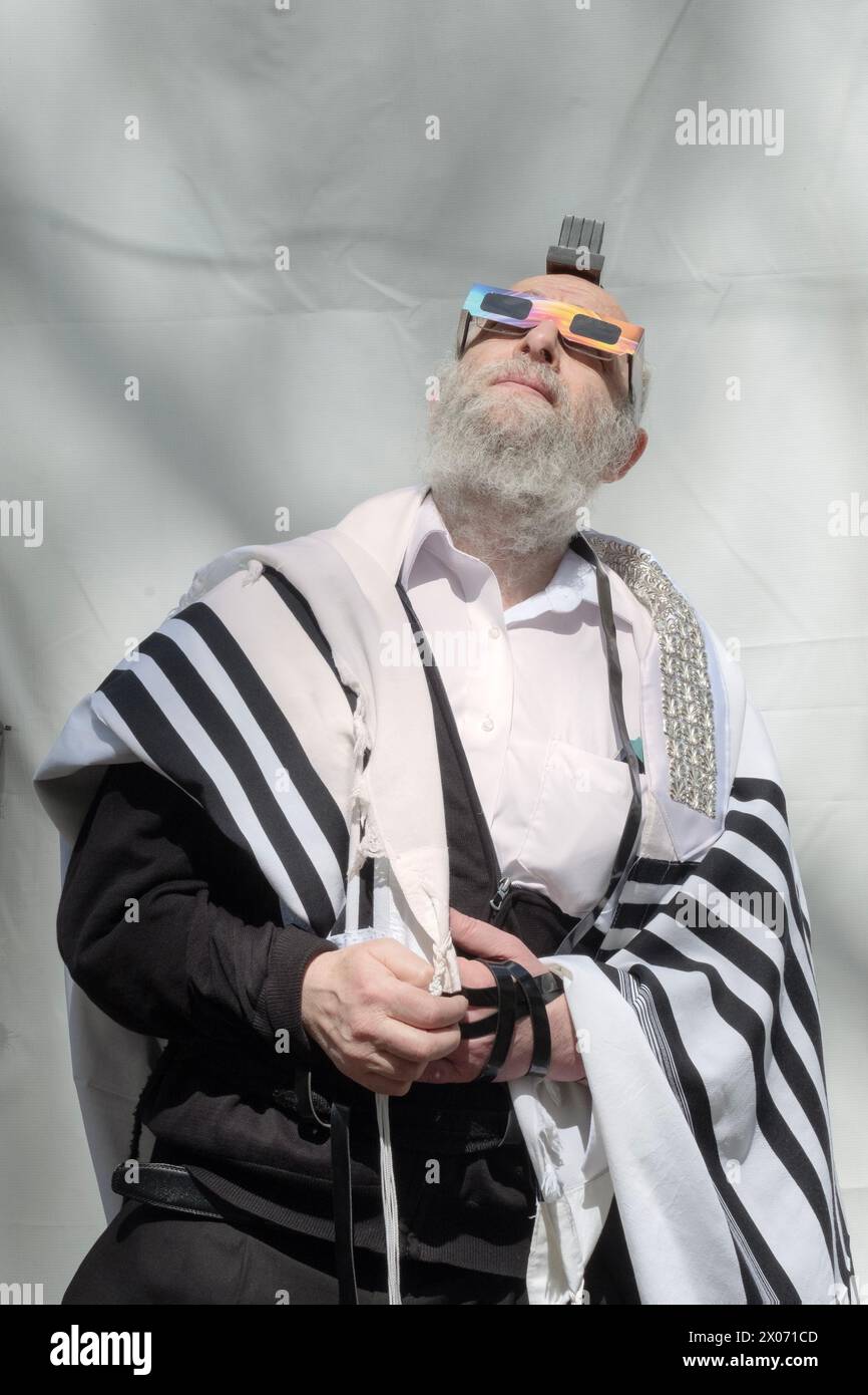 Hasidic tallis hi-res stock photography and images - Alamy