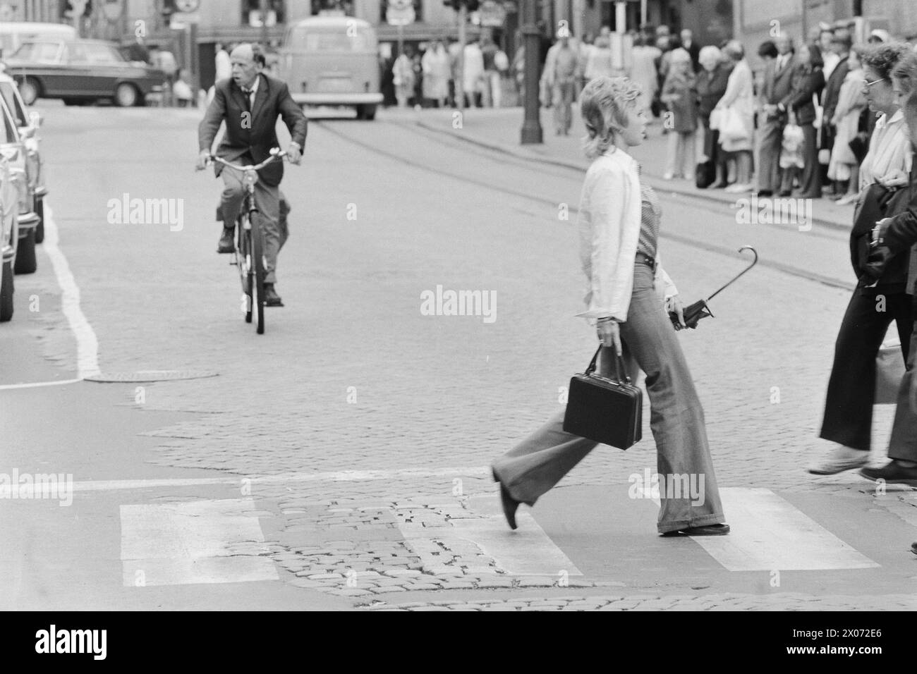 Actual 30 3 1973 Just Look But Not Kjörephoto Report More Collisions In Cities Occur