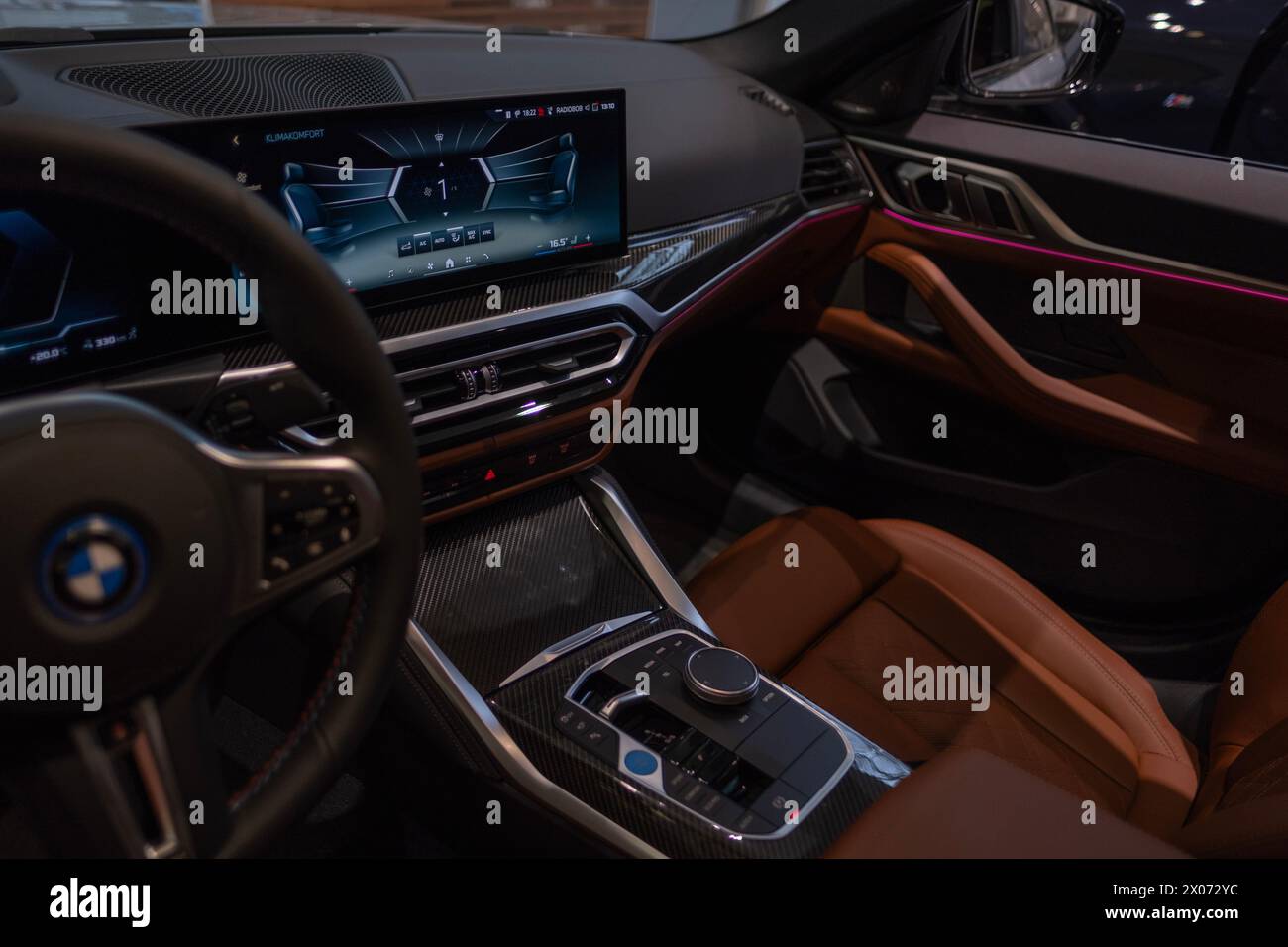 Harman kardon technology hi-res stock photography and images - Alamy