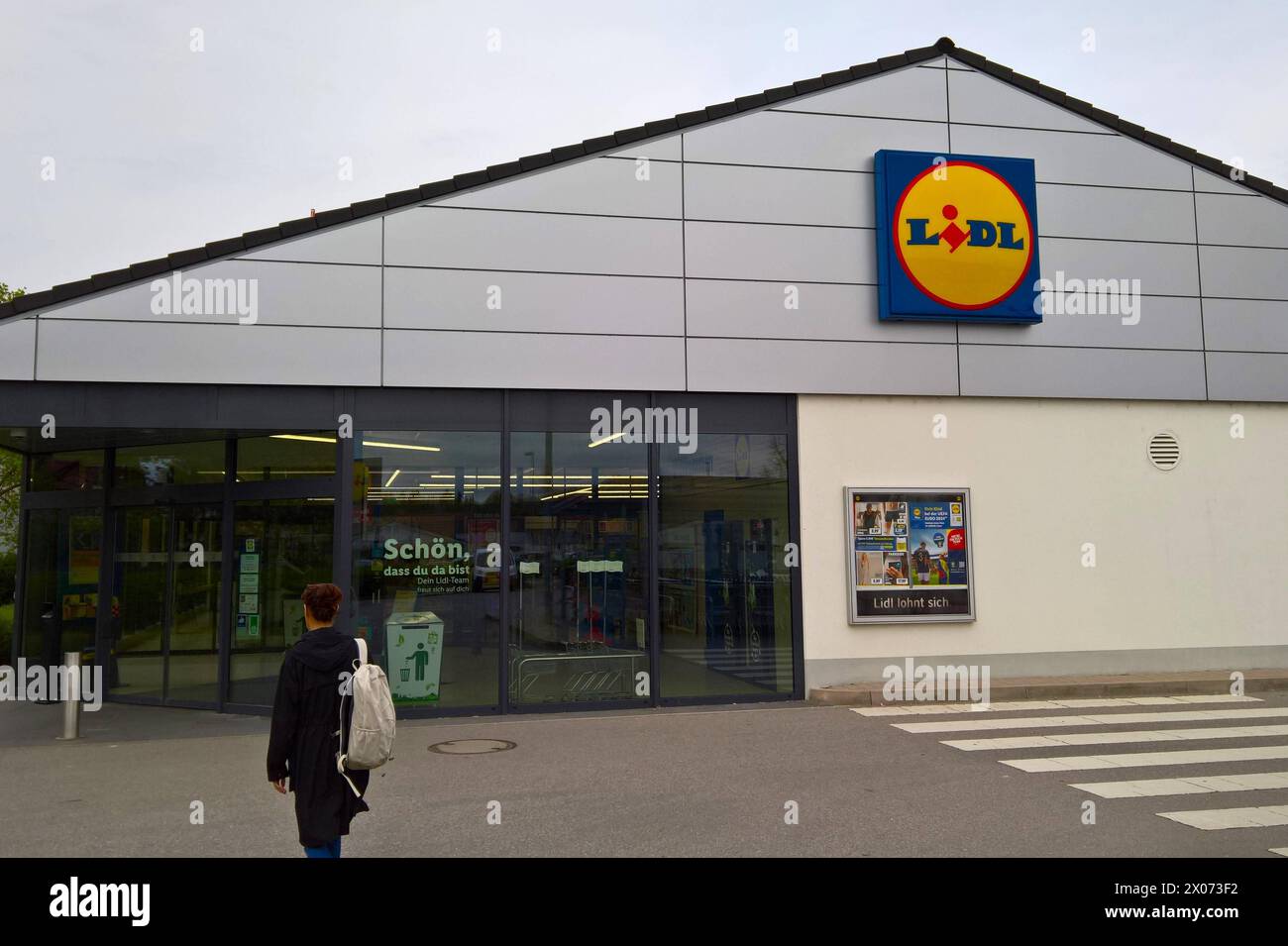 Lidl Discounter - Filiale *** Lidl discount store Stock Photo - Alamy