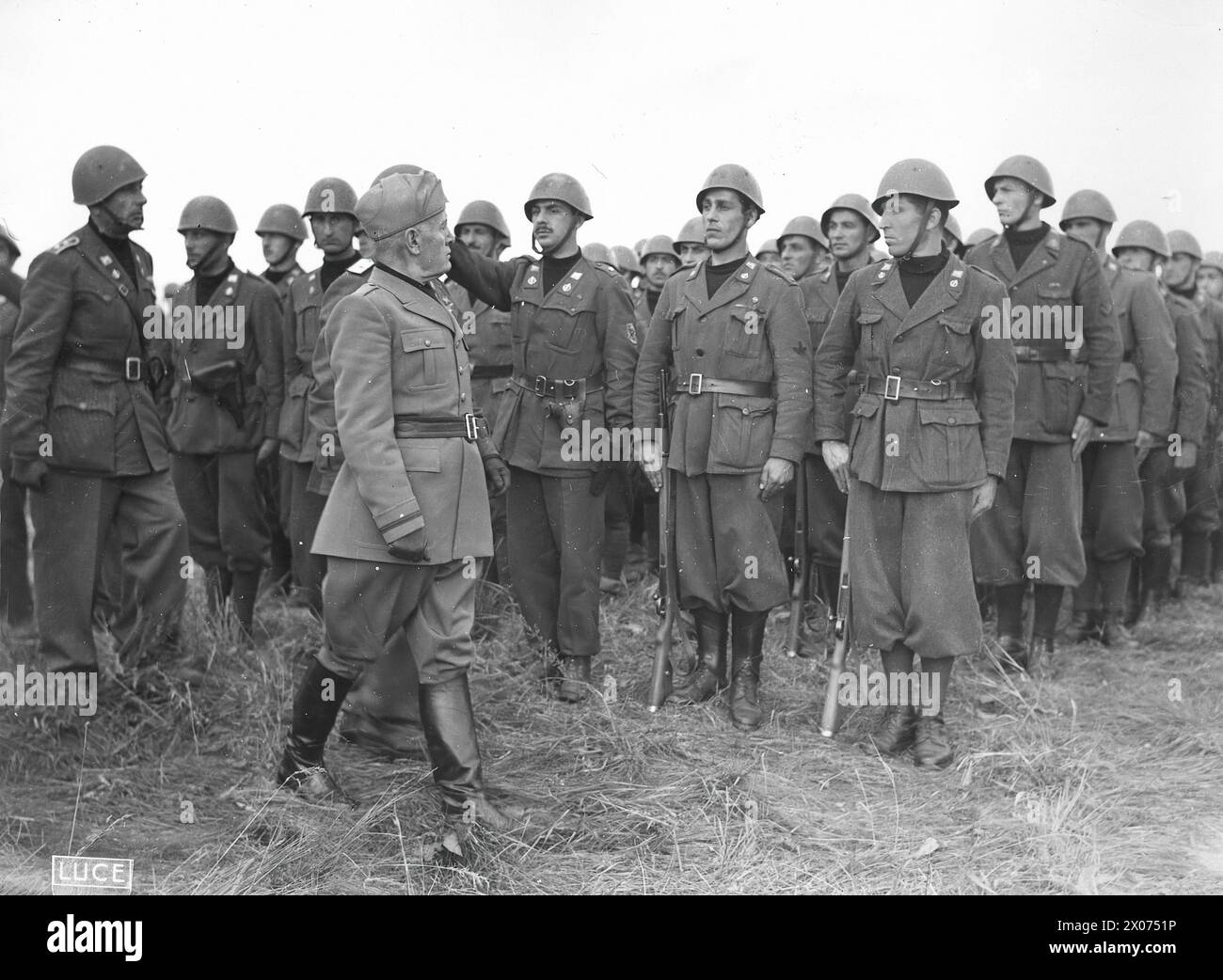 RSI Mussolini reviewing troops - Vintage Italian propagana photography ...