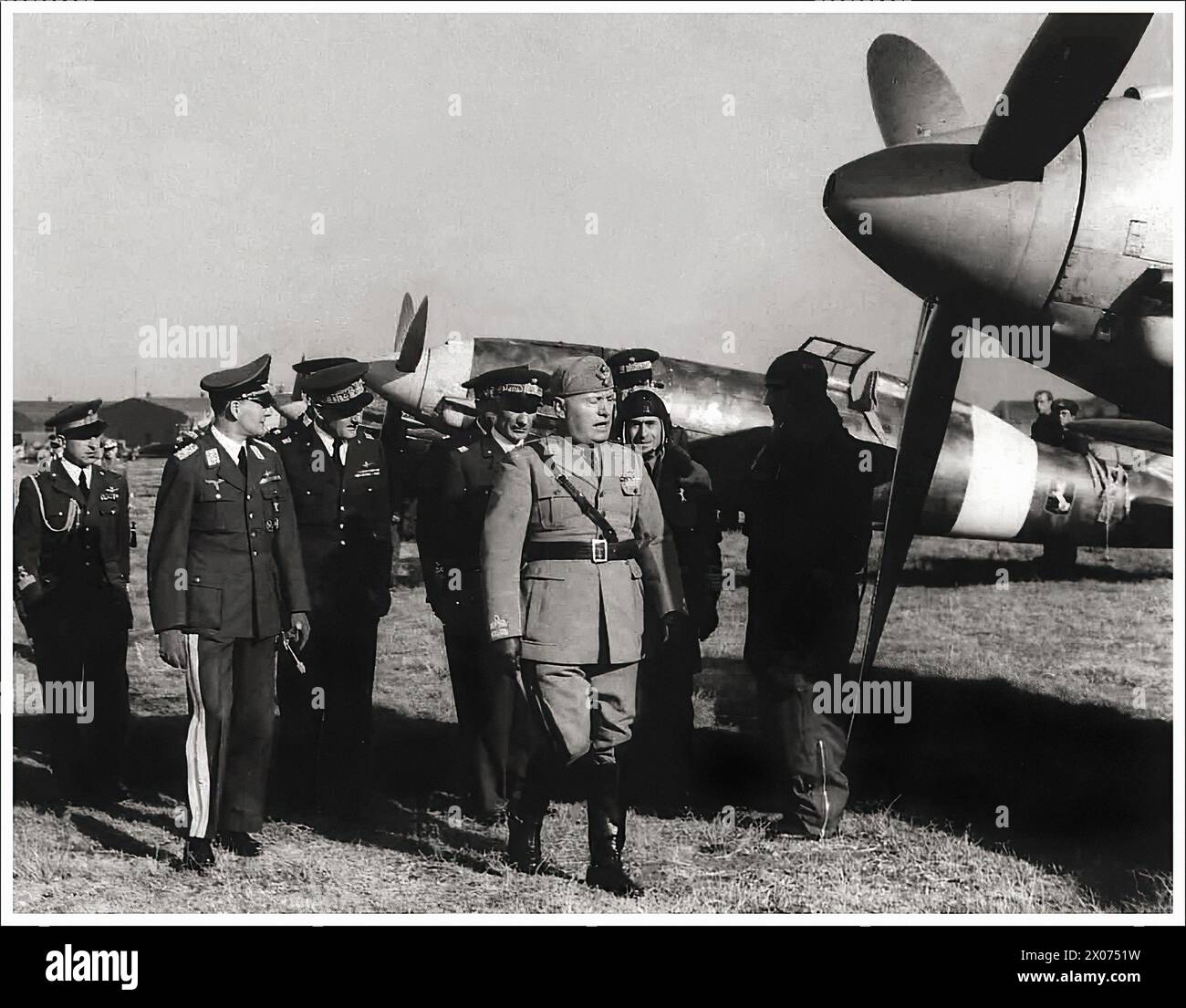 RSI Mussolini IX gruppo - Vintage Italian propagana photography Stock ...