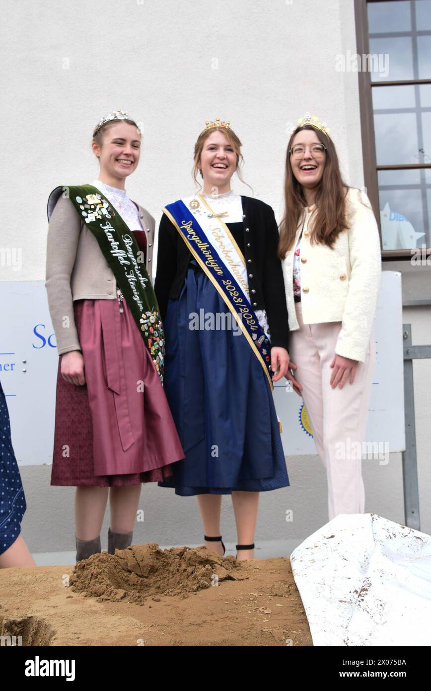 Anna Fischhaber Kartofelkoenigin Natalie Fluhr Spargelkoenigin Lisa ...