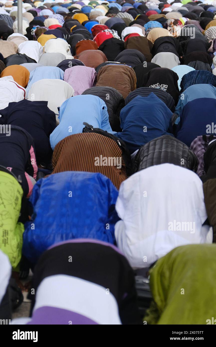 Eid al-Fitr, Napoli Eid al Fitr Muslim community members pray at Piazza ...
