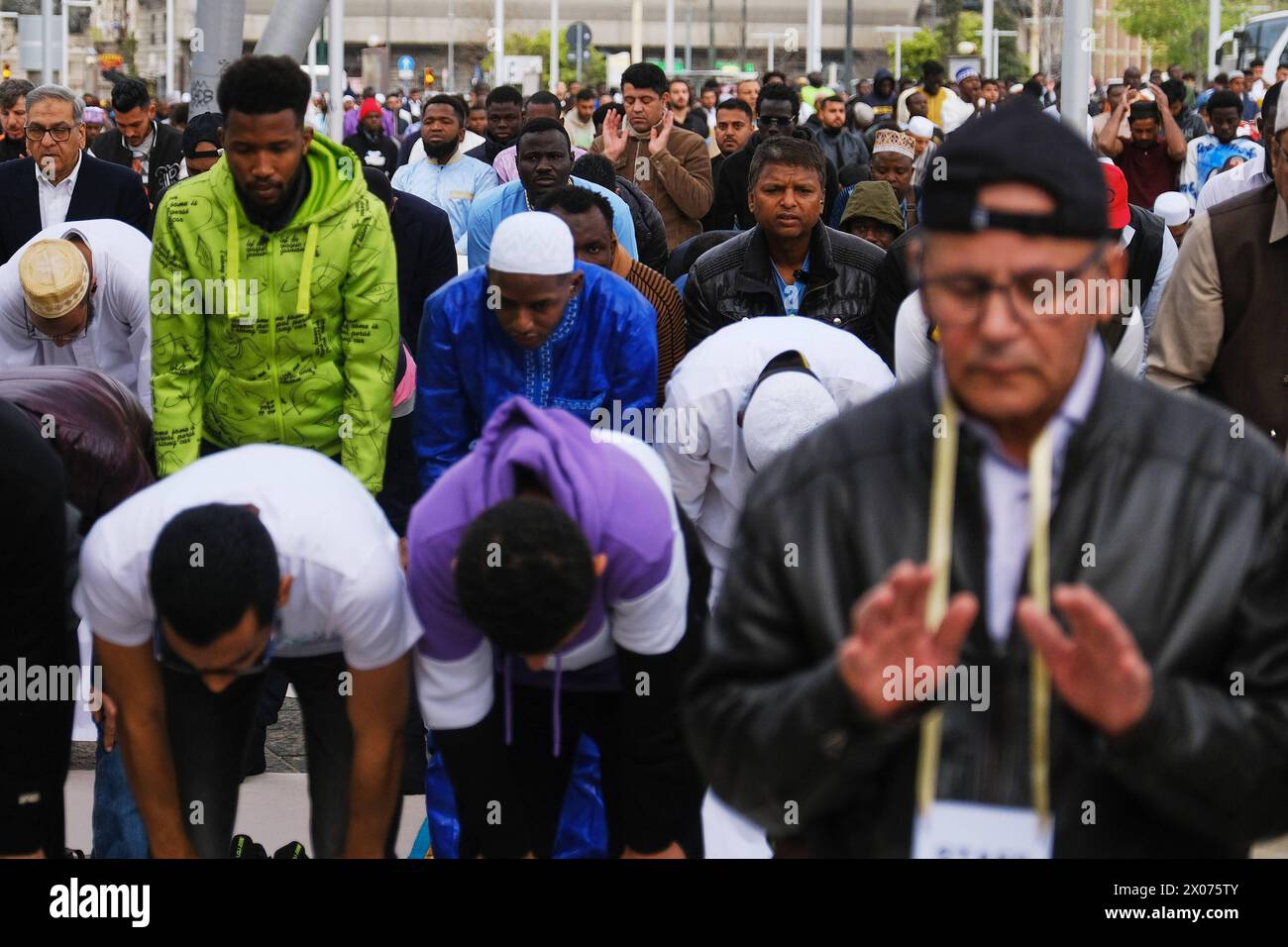 Eid al-Fitr, Napoli Eid al Fitr Muslim community members pray at Piazza ...