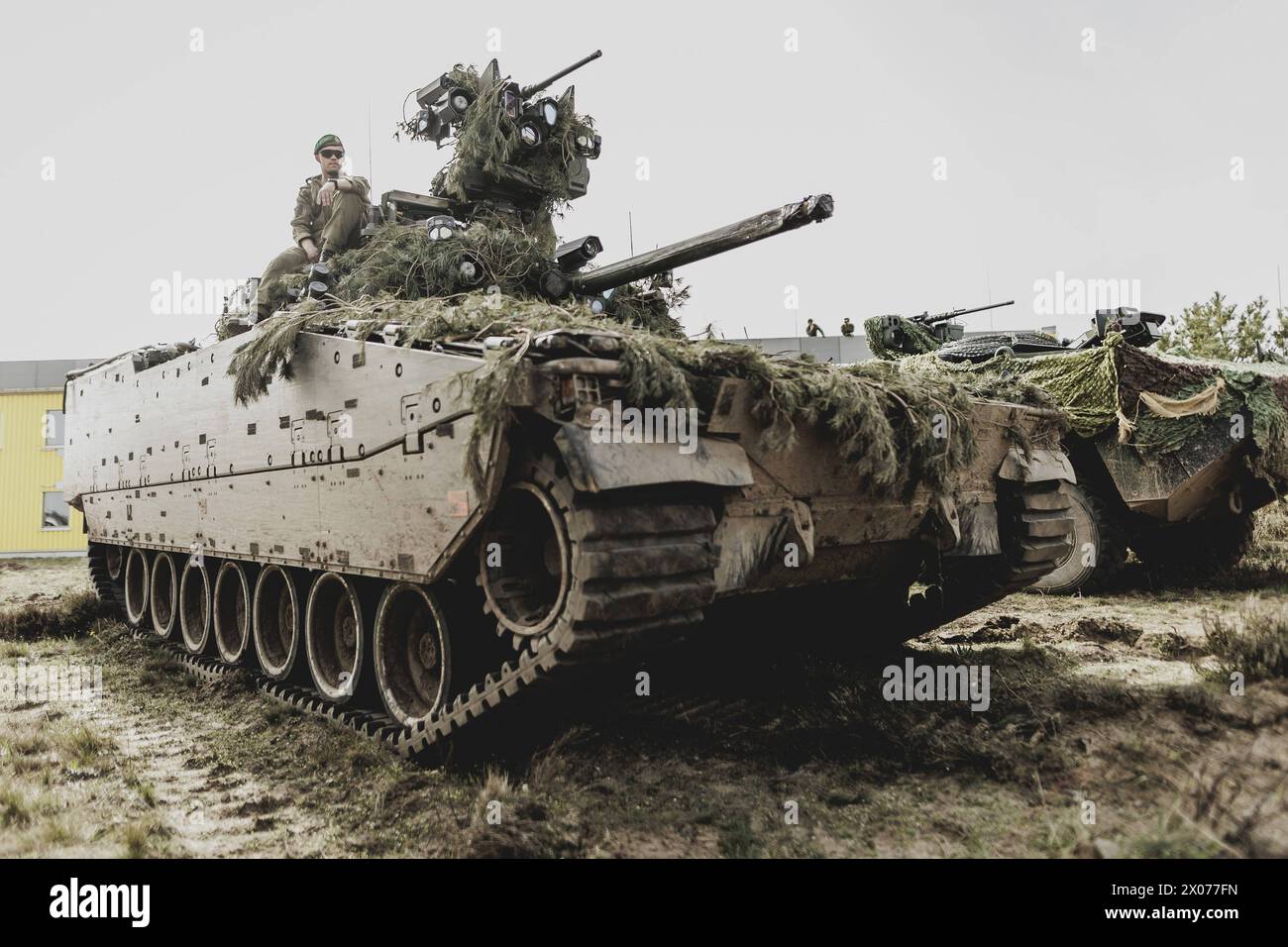 Kettenpanzer, aufgenommen im Rahmen einer Uebung der Bundeswehr mit ...