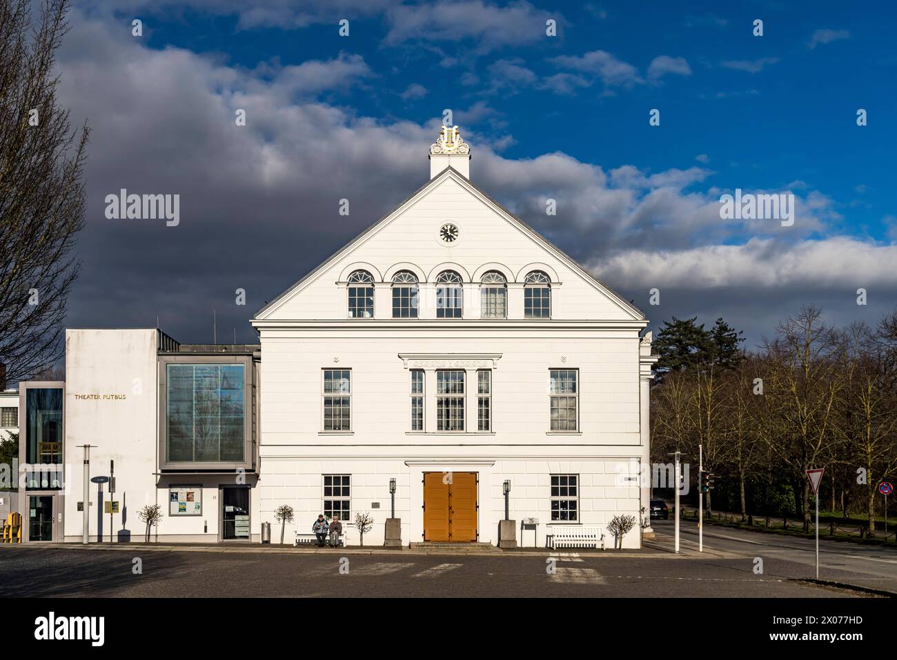 Theater Putbus Das klassizistische Theater von Putbus, Insel Ruegen ...