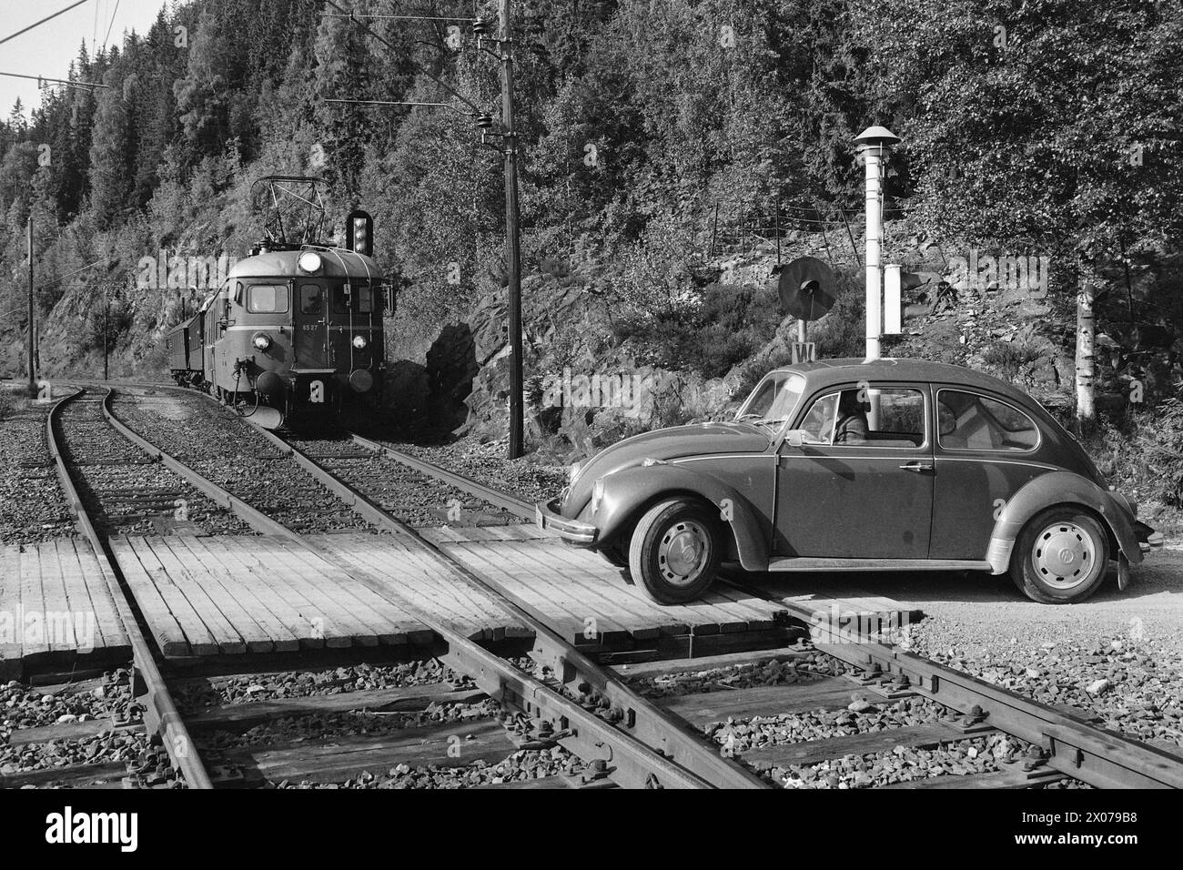 Actual 31 - 4 - 1973: The death traps along the railway trackLocomotive ...