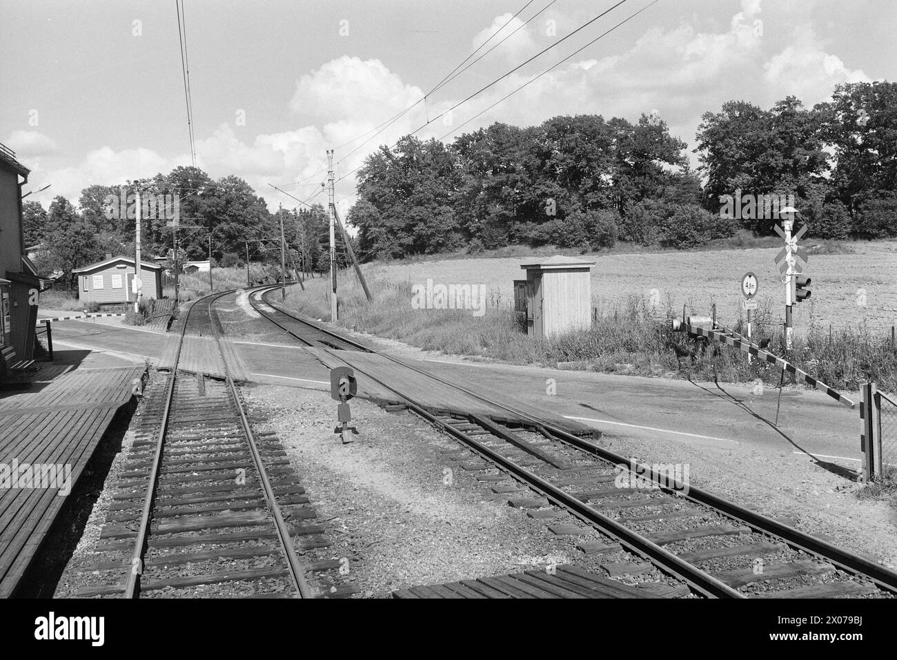 Actual 31 - 4 - 1973: The death traps along the railway trackLocomotive ...
