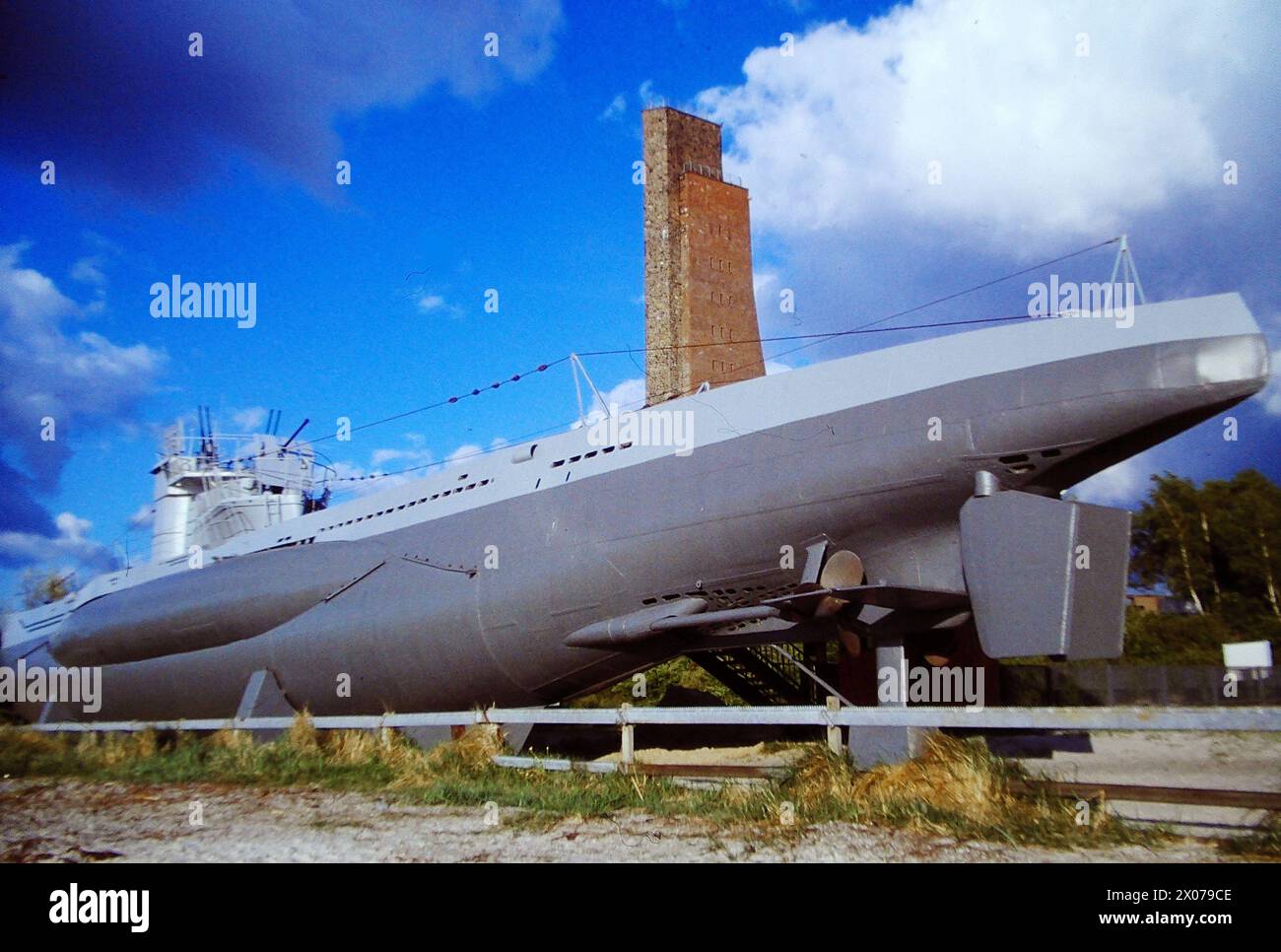 Blick ueber U-995 auf das Marine Ehrenmal in Laboe Laboe Marine ...