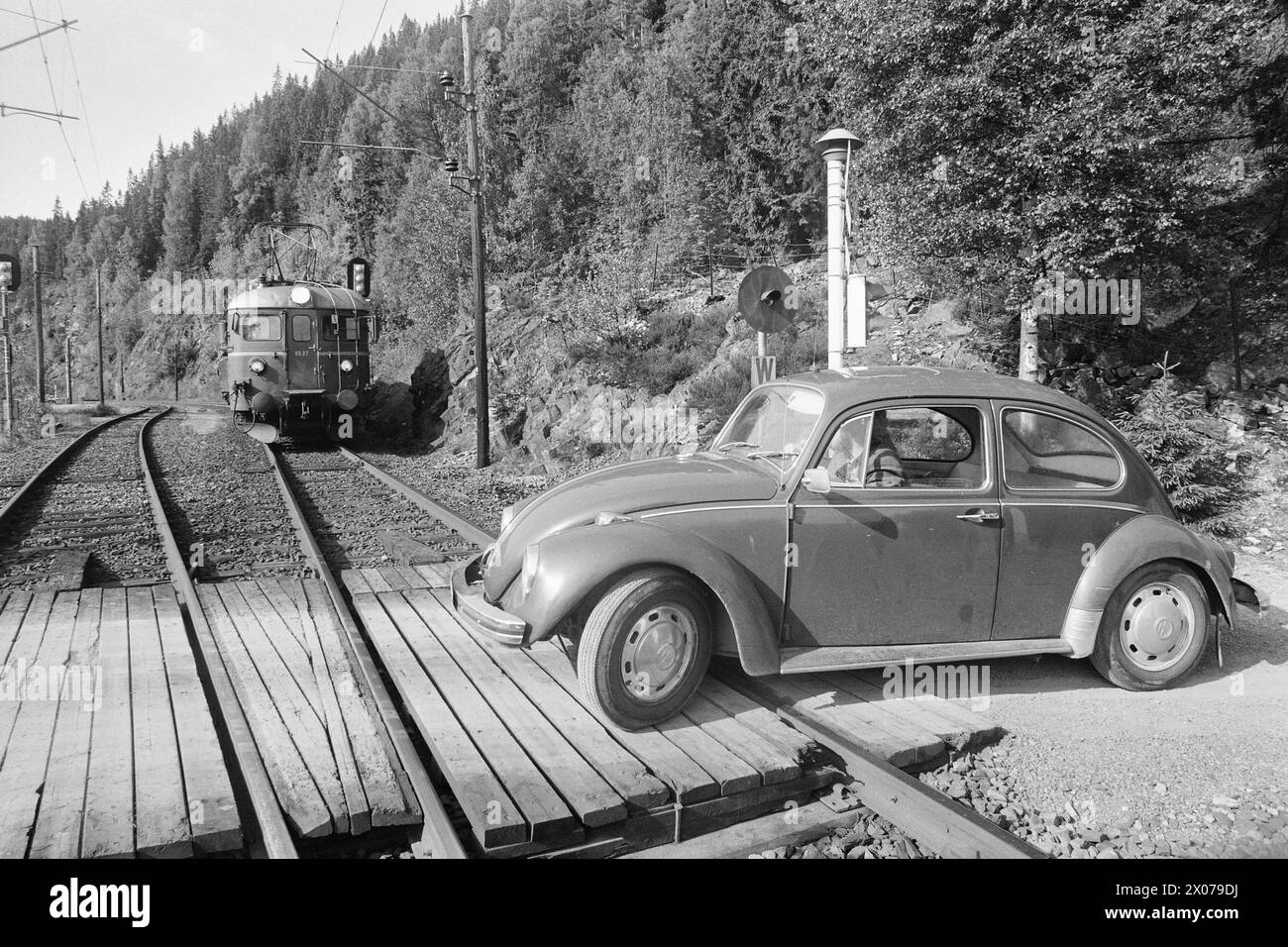 Actual 31 - 4 - 1973: The death traps along the railway trackLocomotive ...