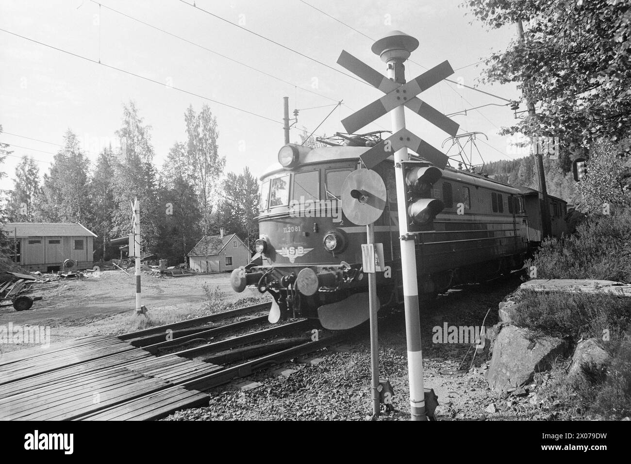 Actual 31 - 4 - 1973: The death traps along the railway trackLocomotive ...