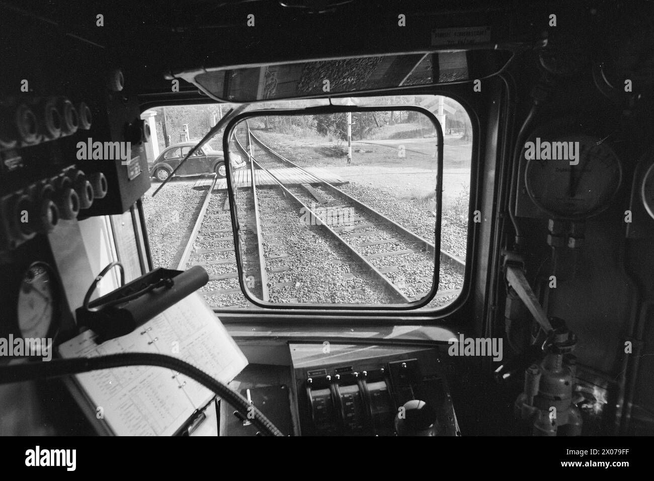 Actual 31 - 4 - 1973: The death traps along the railway trackLocomotive ...